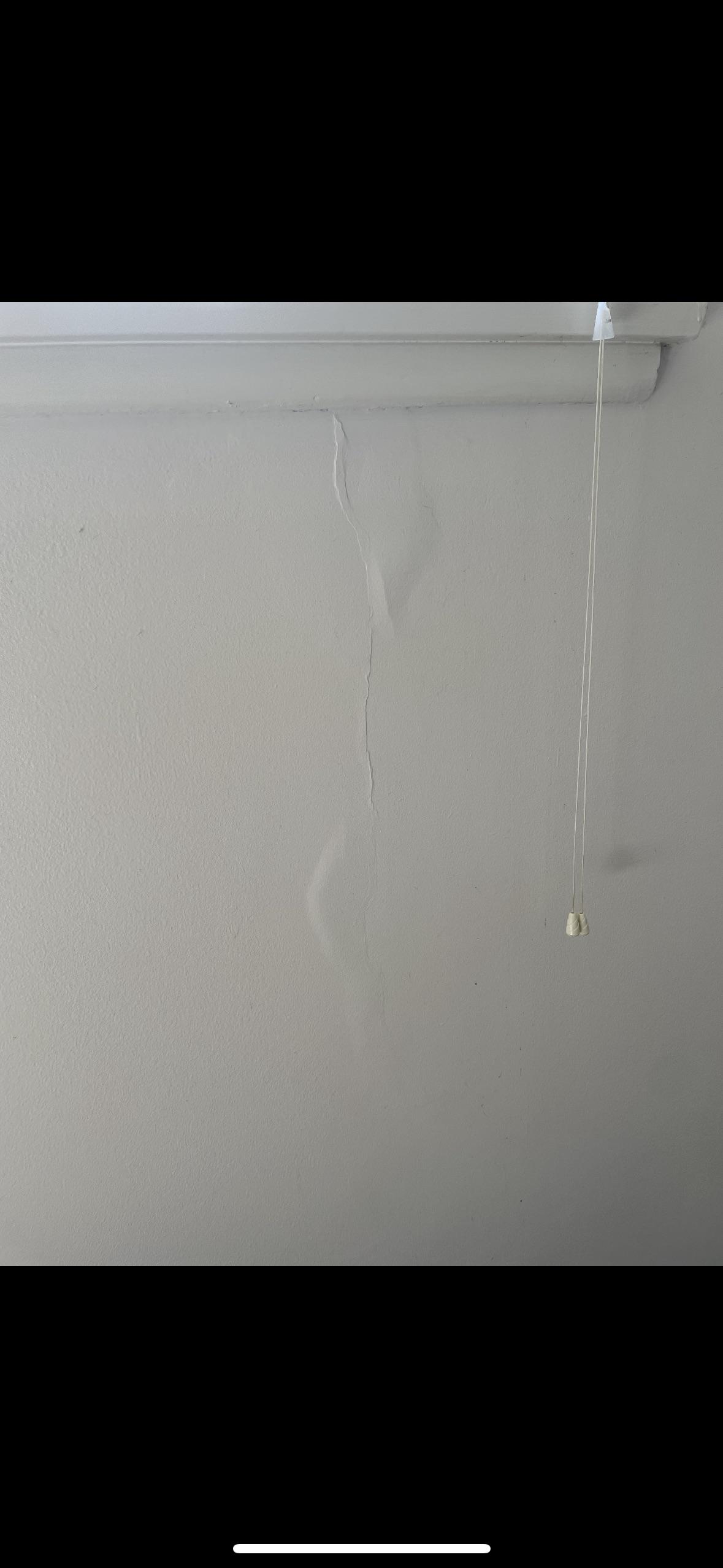 Cracks in ceiling and next to windows | Scrolller