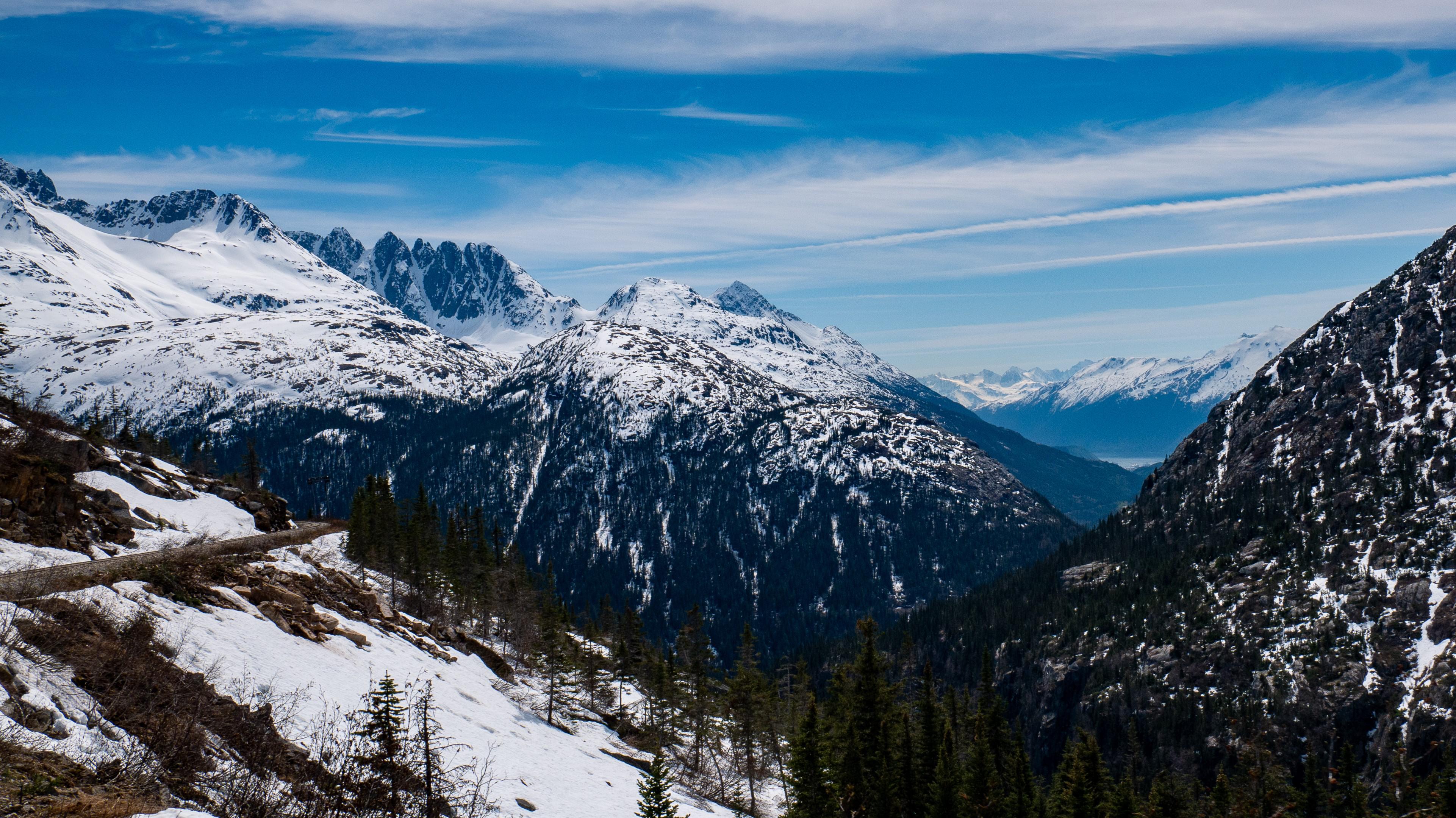 A Train Ride [3840x2160] and Final Frontier [3840x2160] | Scrolller