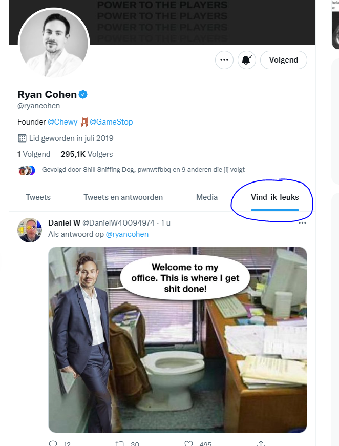 2 pictures, in his recent tweet he's just telling us he got shit done today, he liked this ...