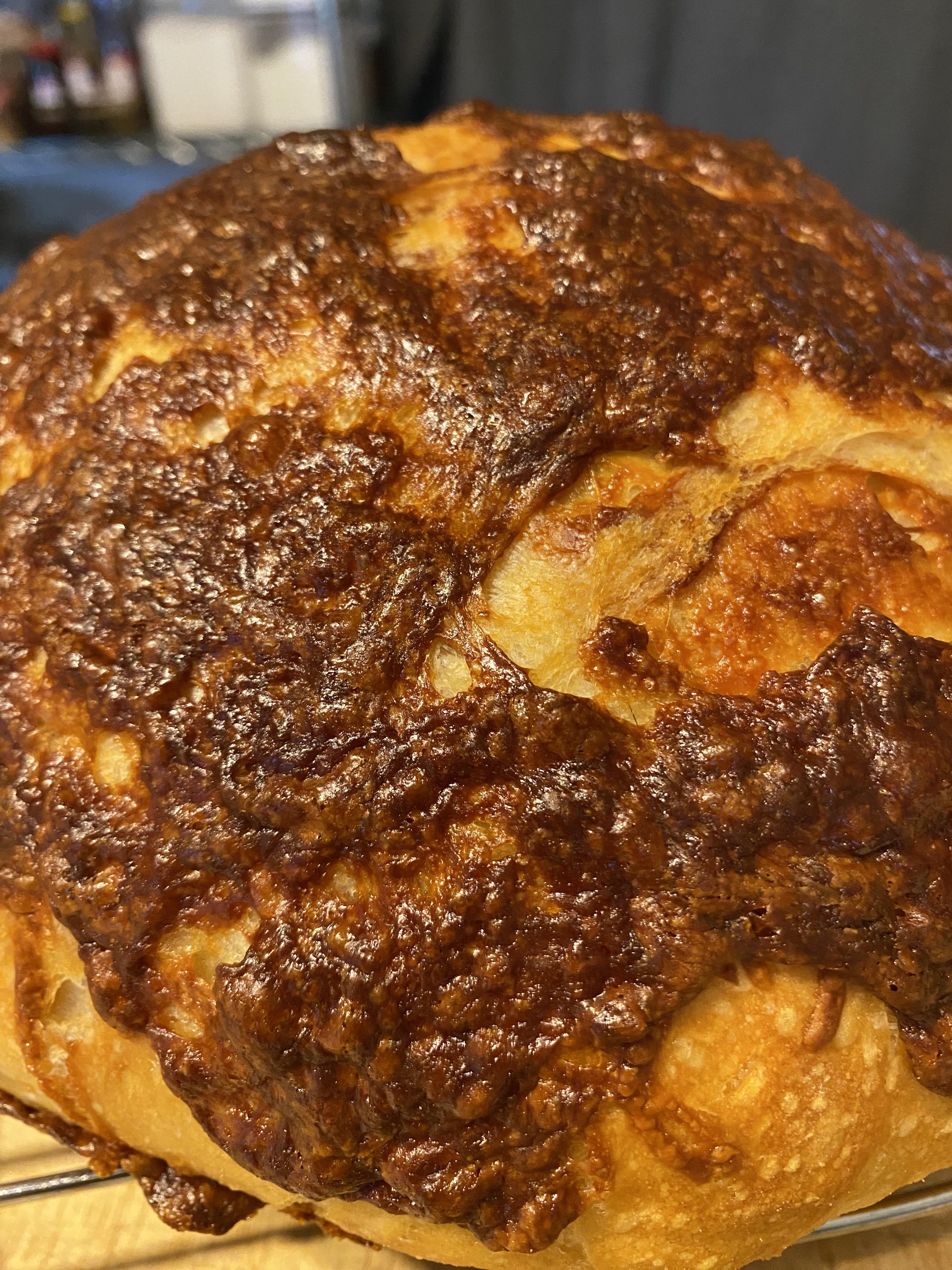 No knead cheese bread. The cheddar crust is INSANE. | Scrolller