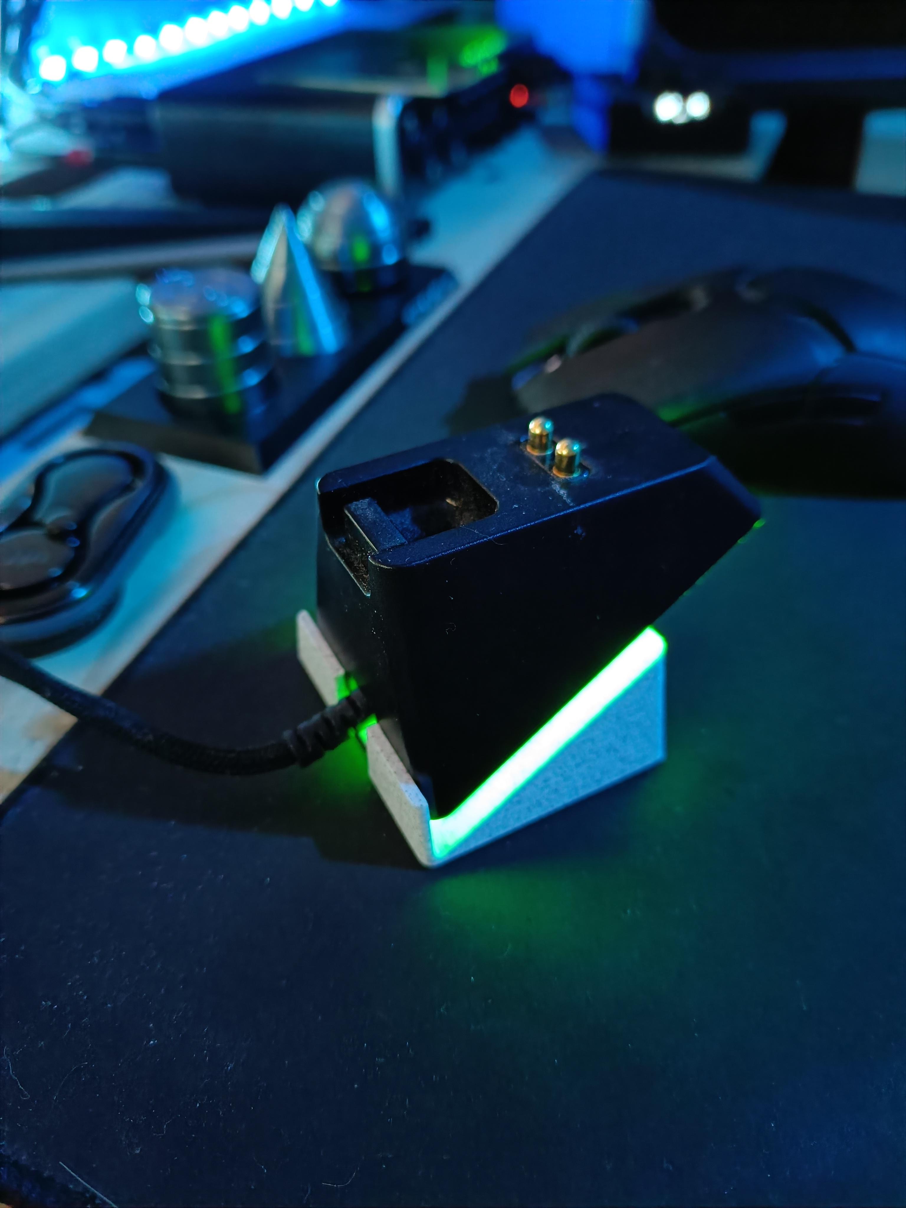 I designed and printed a stand for my Razer Viper Ultimate docking. It had a really annoying ...