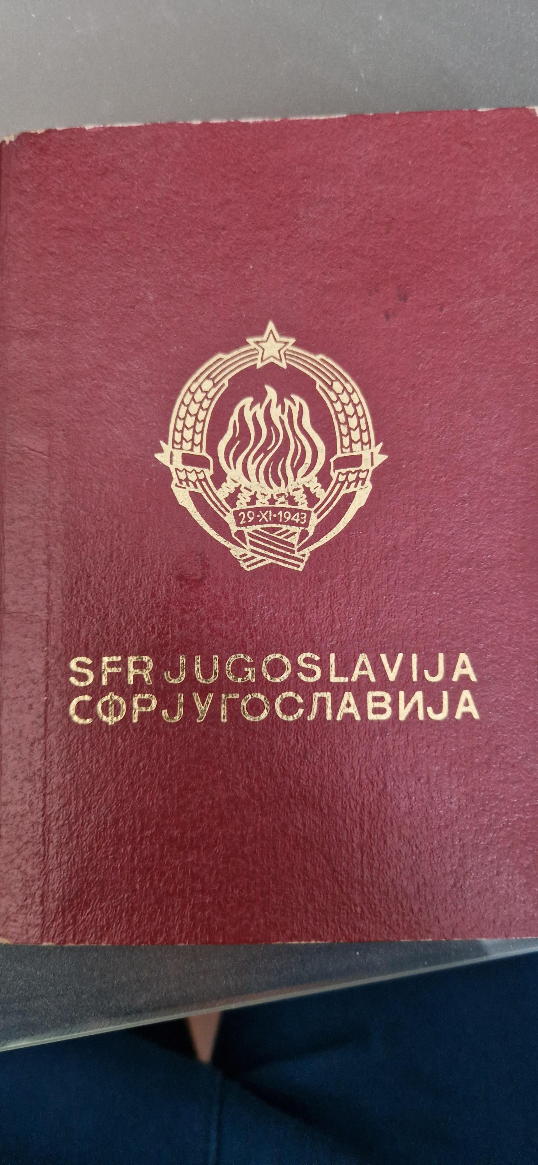 My mom old jugoslavija passport from 1988 | Scrolller