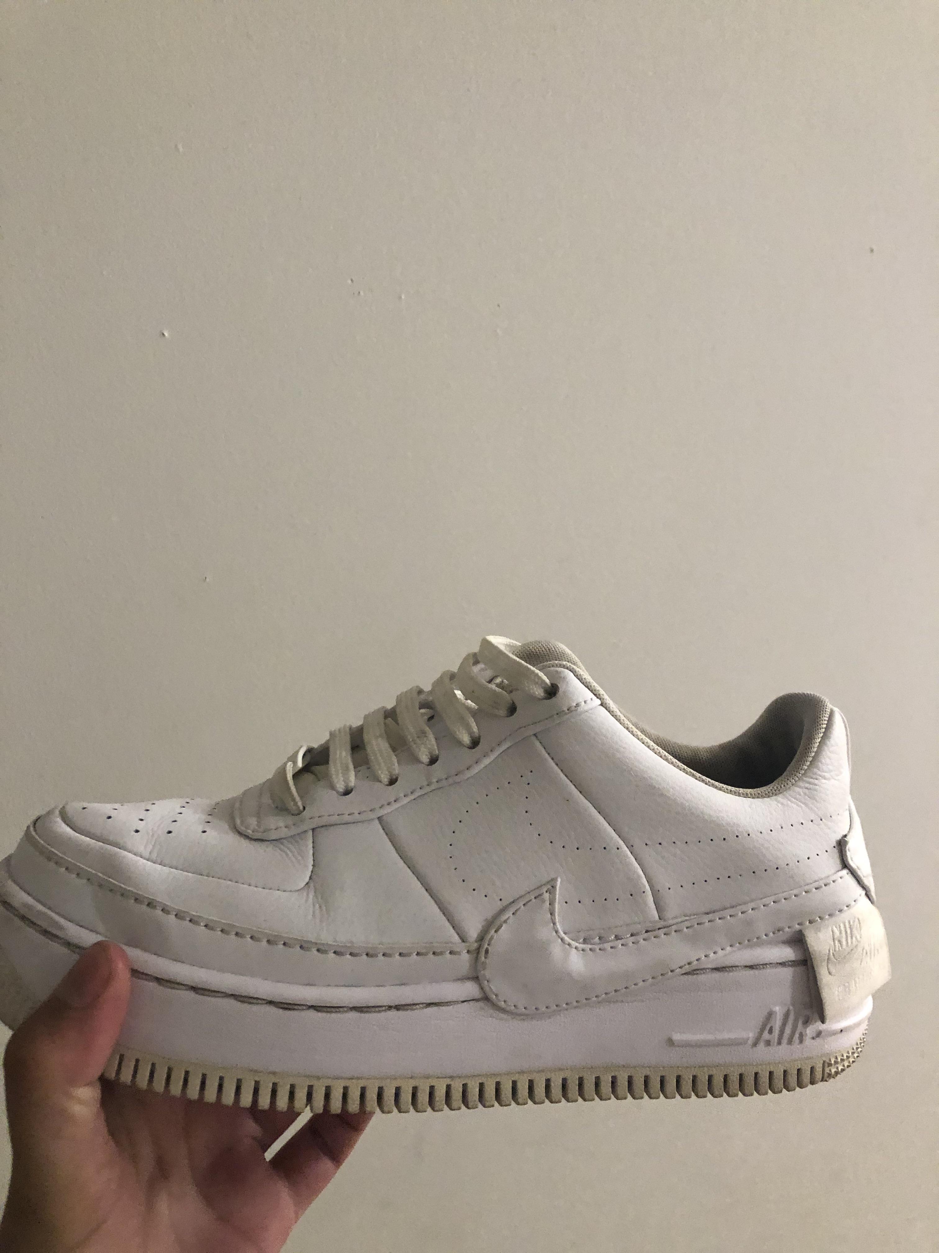 Wtf are these? Found them in the freebie bench at my apartment building | Scrolller