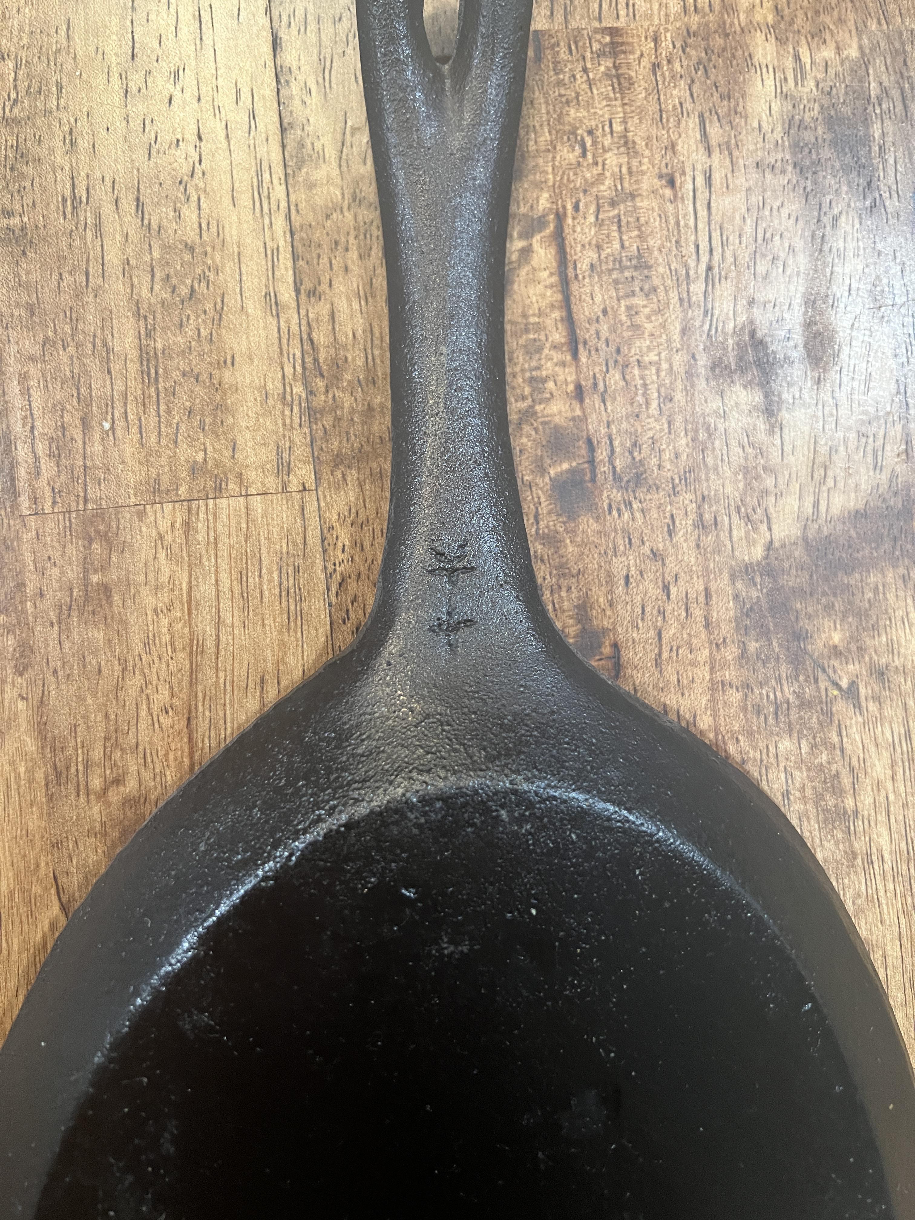 Does anyone recognize these markings? | Scrolller