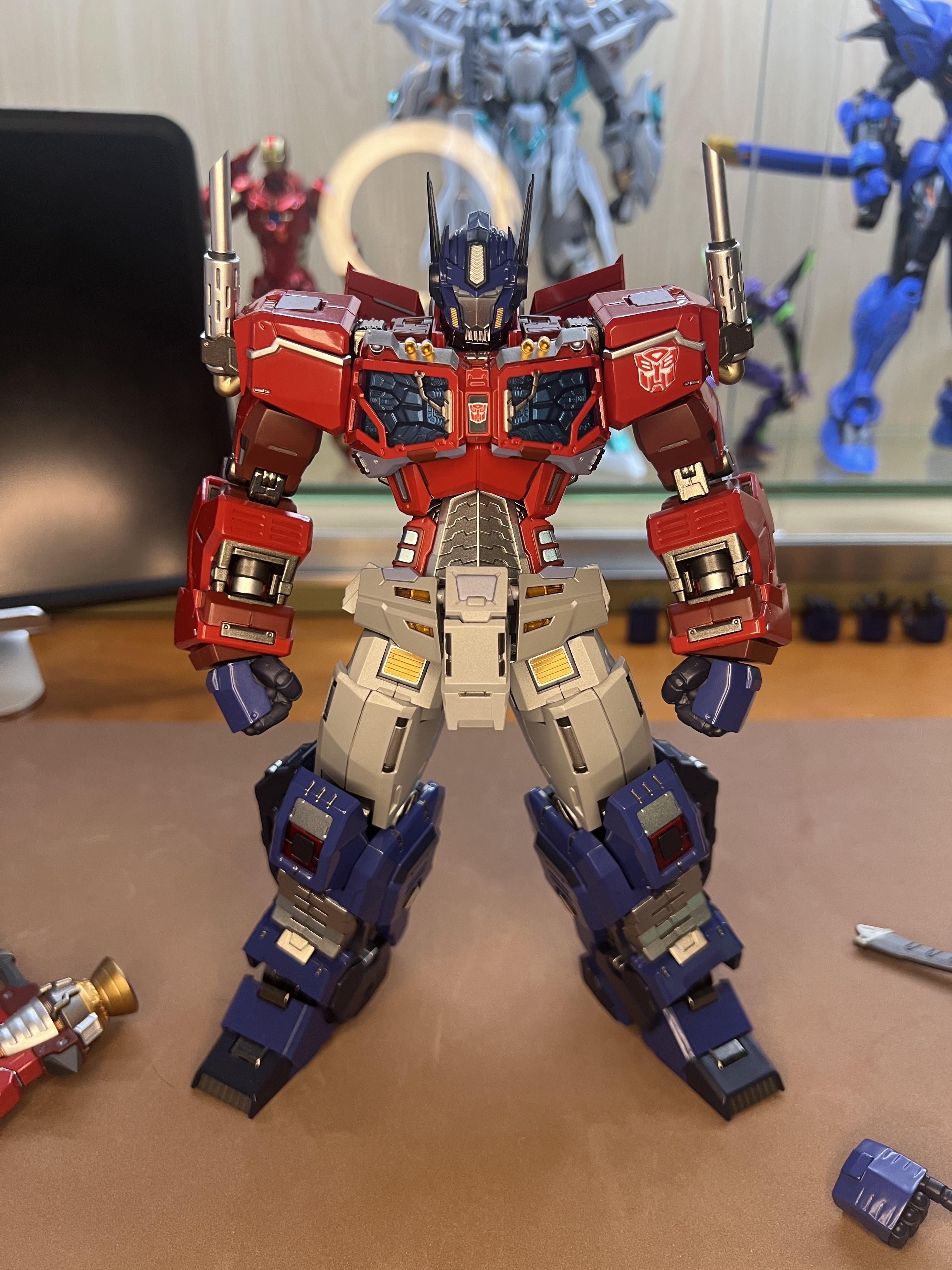 Discover more like ActionFigures: Kuro Kara Kuri Optimus Prime and Related Content | Scrolller