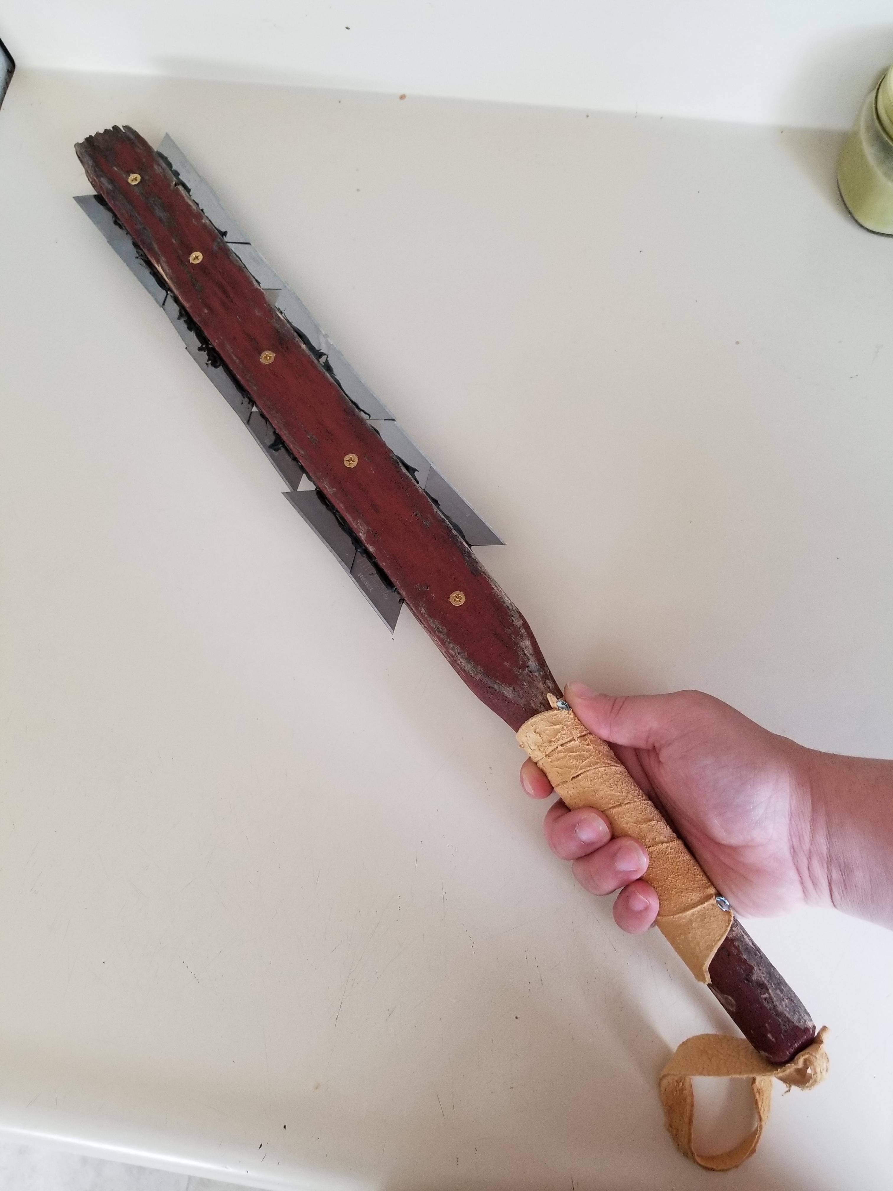 Razor Blade Macuahuitl- complete | Scrolller