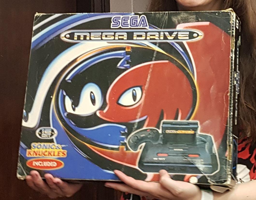 Can someone recreate this artwork from the package of this console? | Scrolller