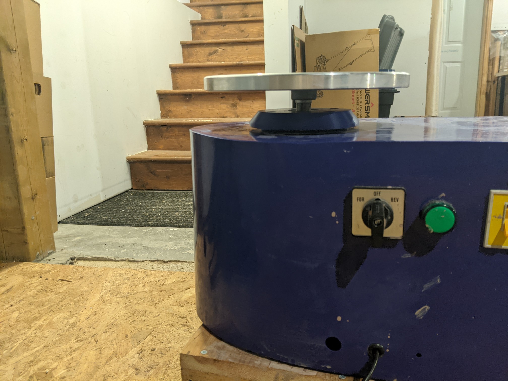 New bearing hub for a broken pottery wheel. | Scrolller