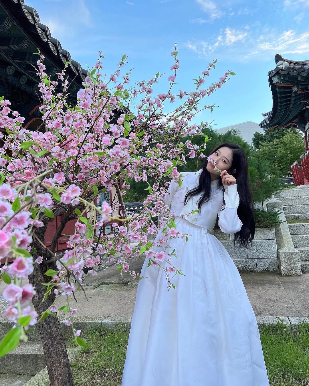 230101 Kim Minju Instagram Update | Scrolller