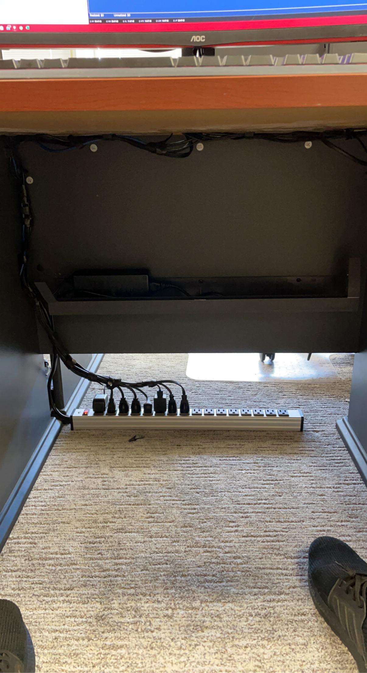 Upgraded my dual 24” to 34” ultrawide and cleaned up cables | Scrolller