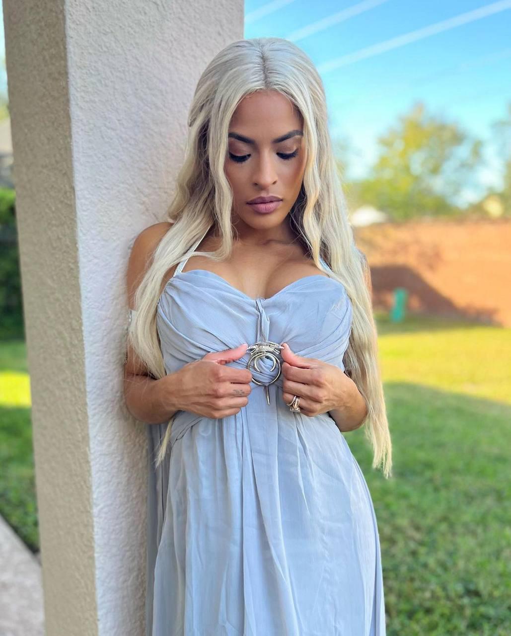 Zelina Vega | Scrolller