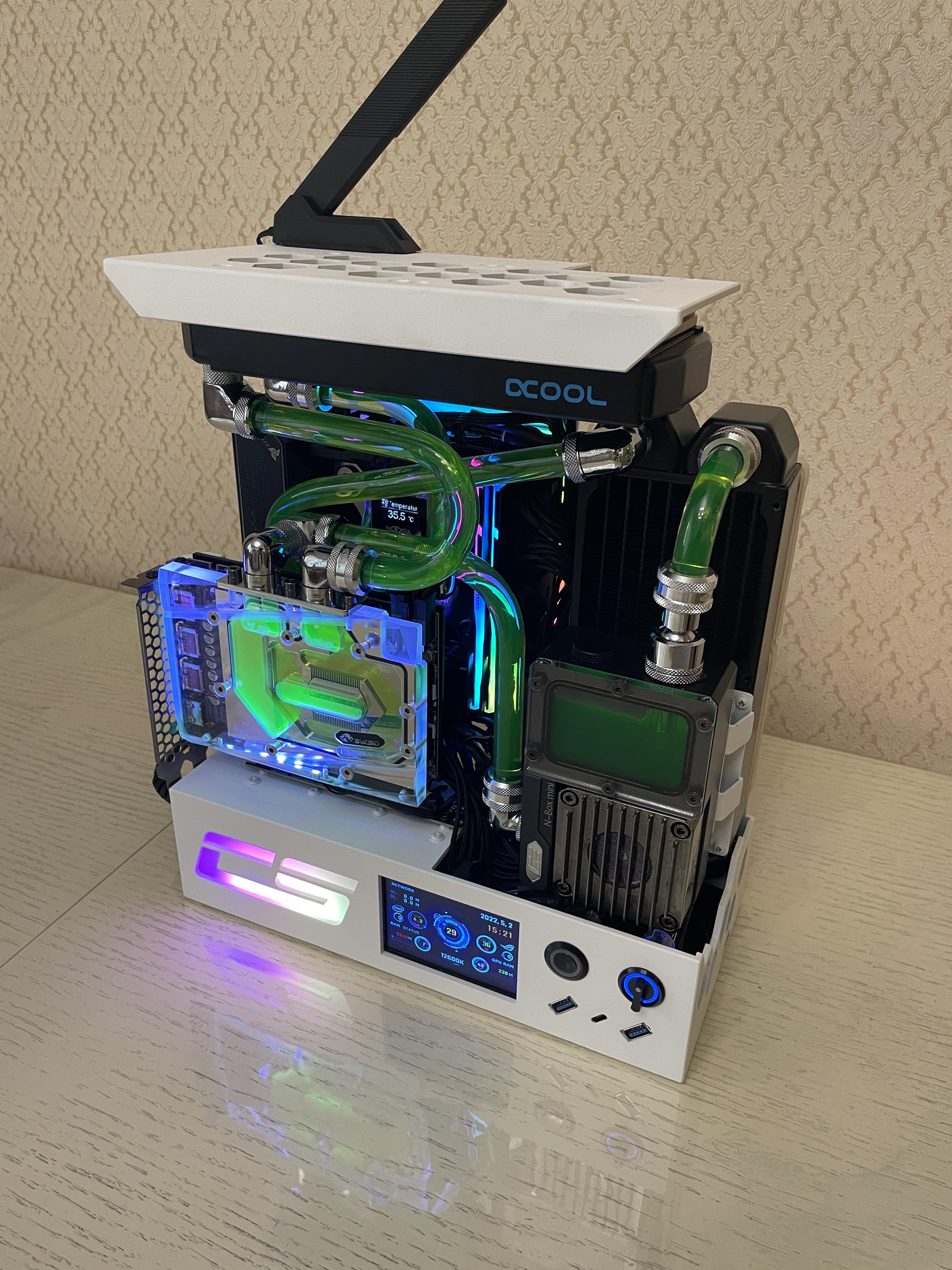 My customer's build on the open case of my production. | Scrolller