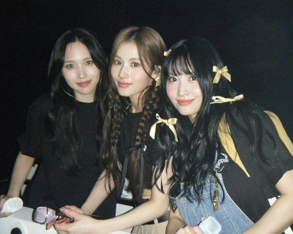 MiSaMo Fanart!💗- Momo’s picture from Instagram with Mina and Sana used for reference! | Scrolller