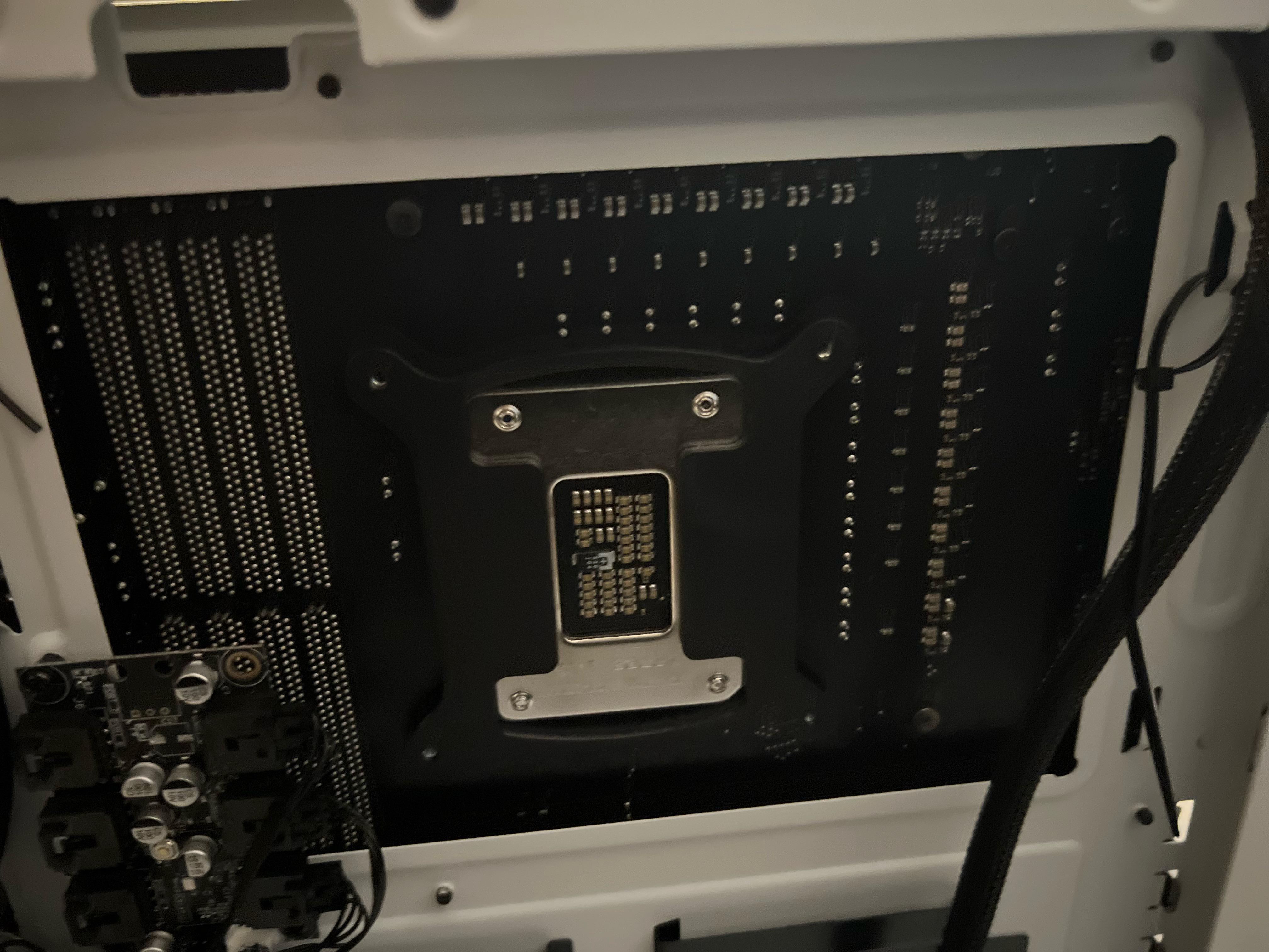 Msi aio screws impossible to remove | Scrolller