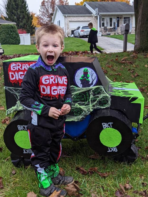 Grave Digger and Spider in a web homemade Halloween costumes this year! | Scrolller