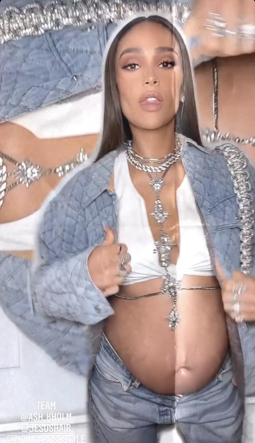 Pregnant Shay Mitchell | Scrolller