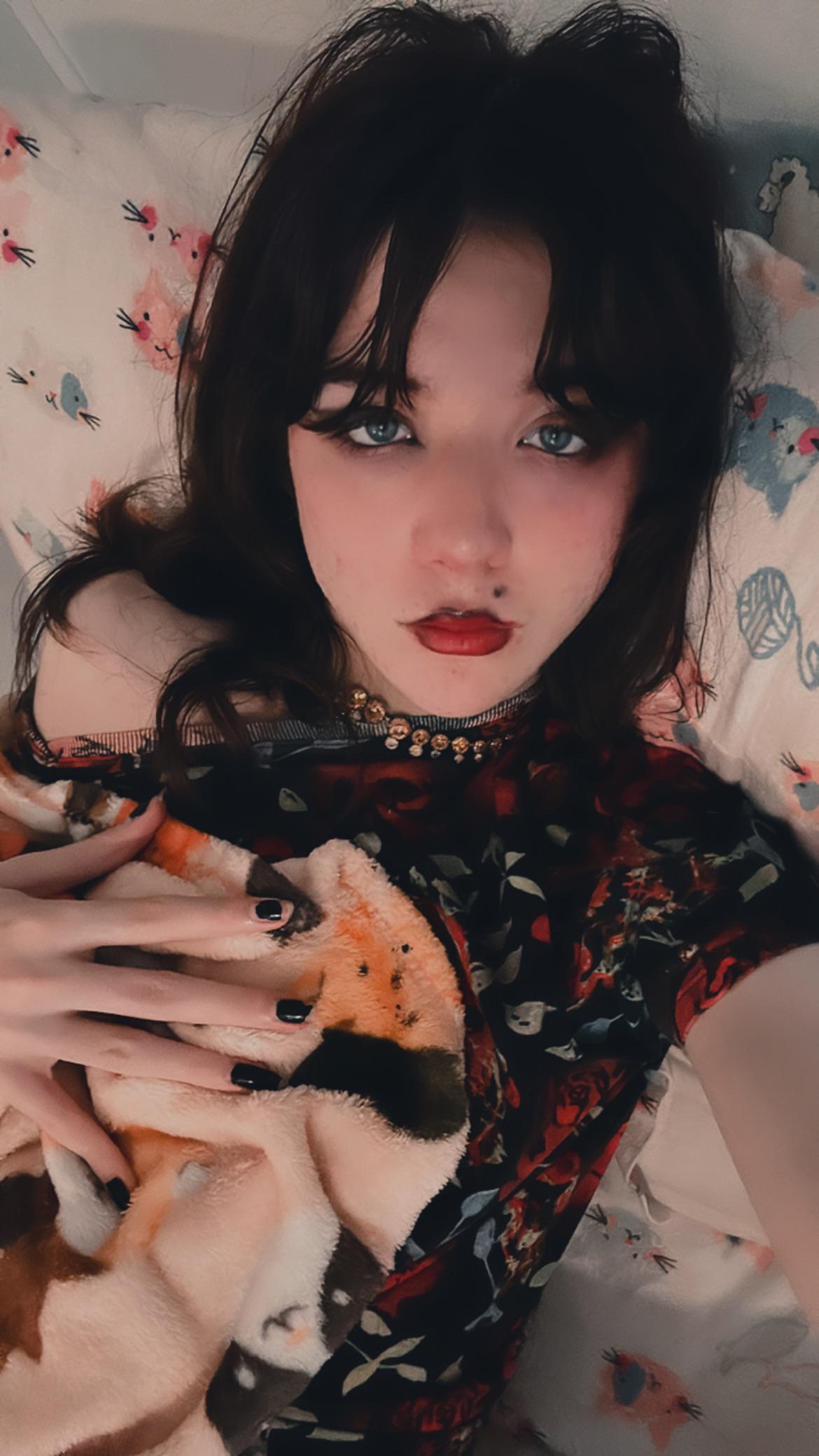 I haven’t posted in awhile so here’s some pictures from my camera roll :) | Scrolller