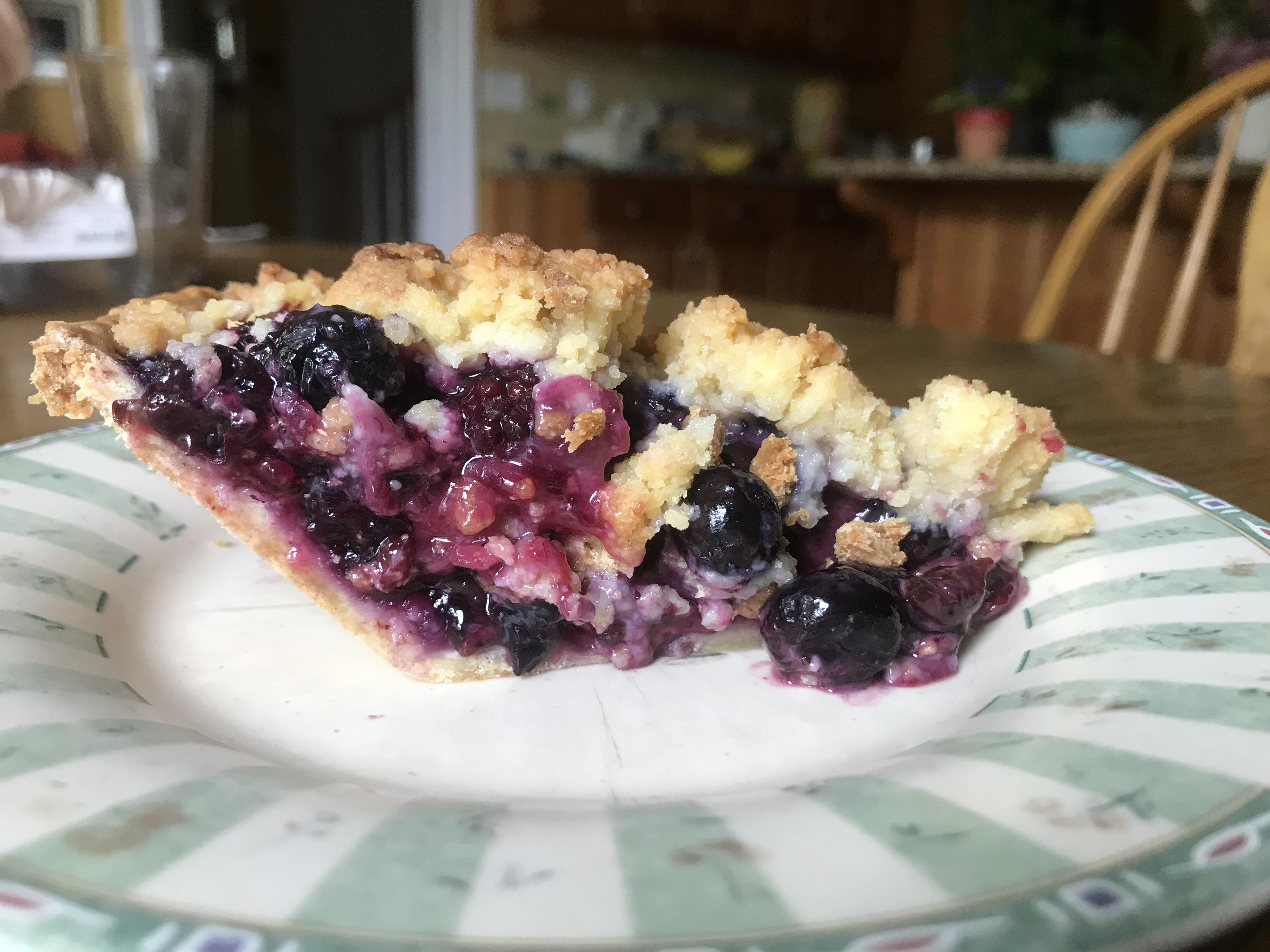 [homemade] Blueberry/Blackberry Crumb Pie. | Scrolller
