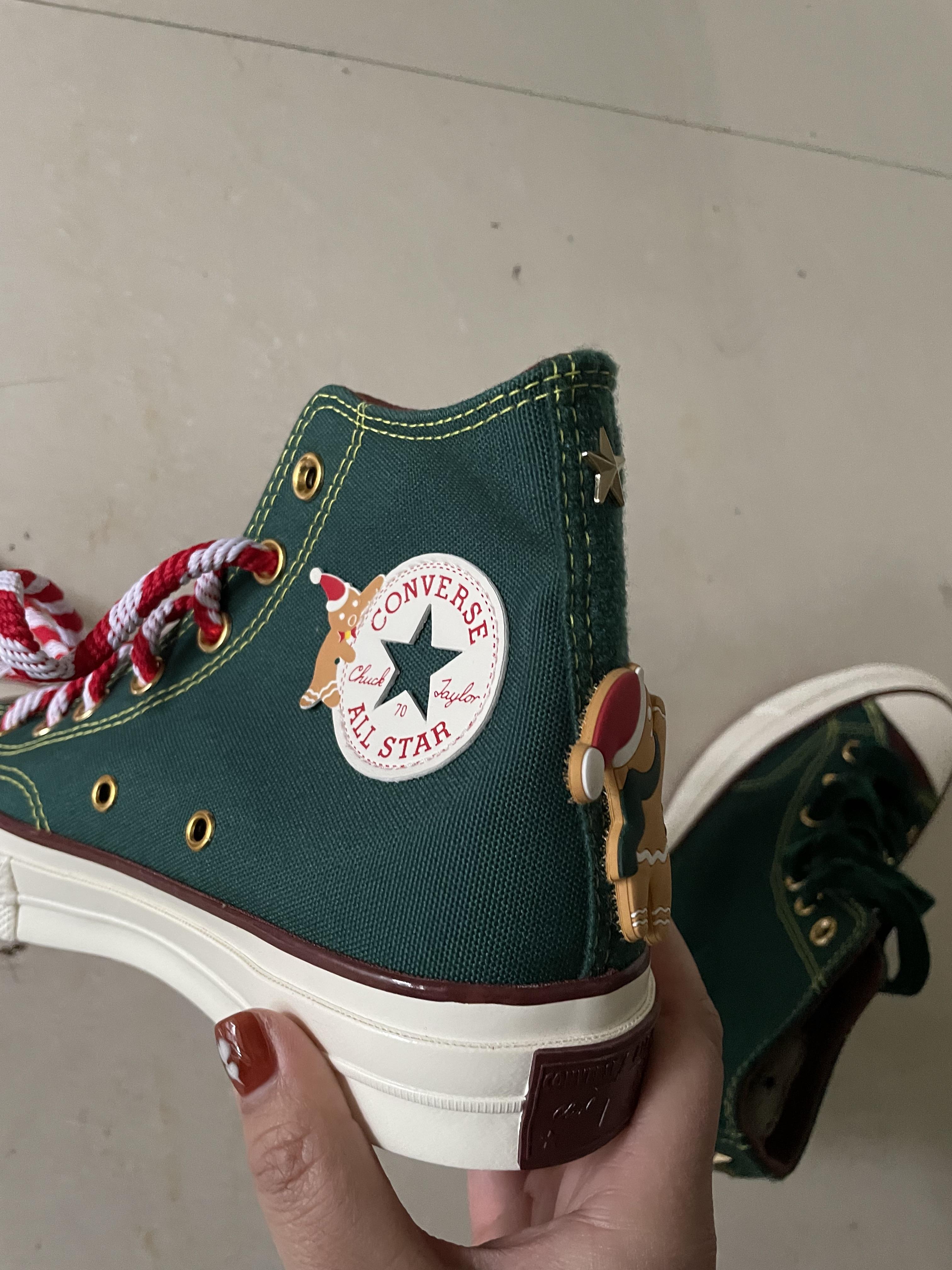 They forgot to send me the red/white laces previously. I love Converse China 🎅🏻🎄 | Scrolller