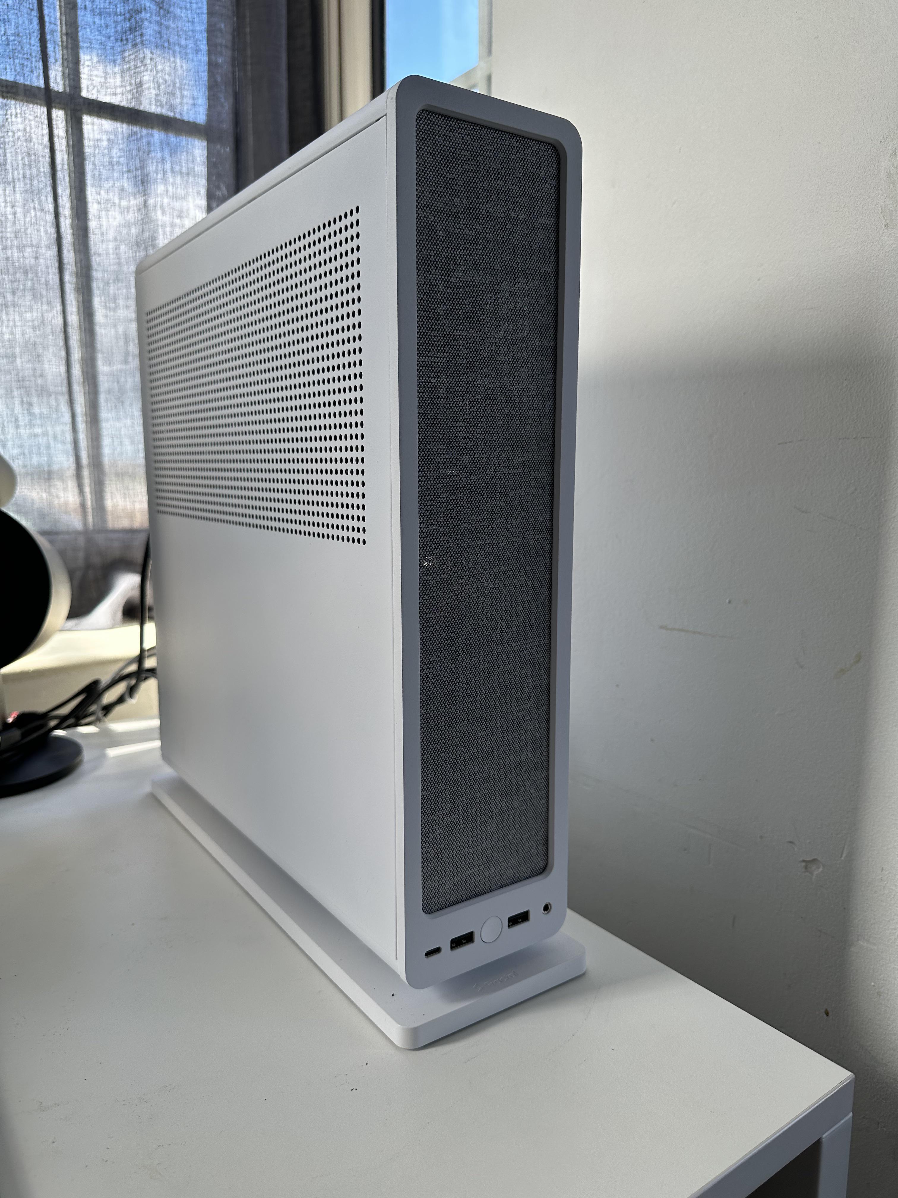 Fractal Ridge RTX 3080 Ryzen 9 7900 Mini ITX build | Scrolller