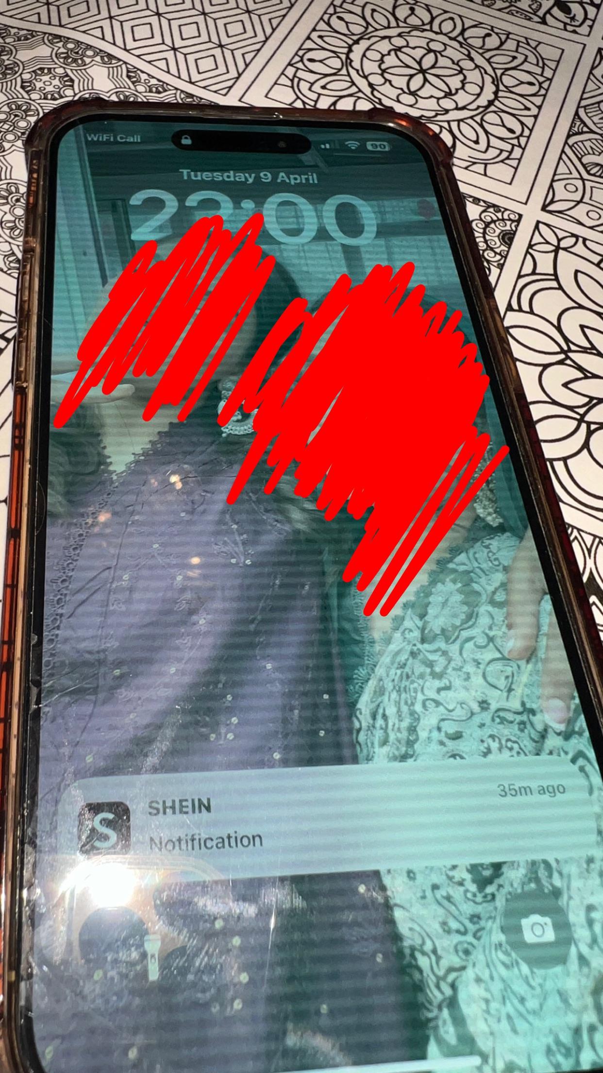 IPhone green horizontal lines | Scrolller