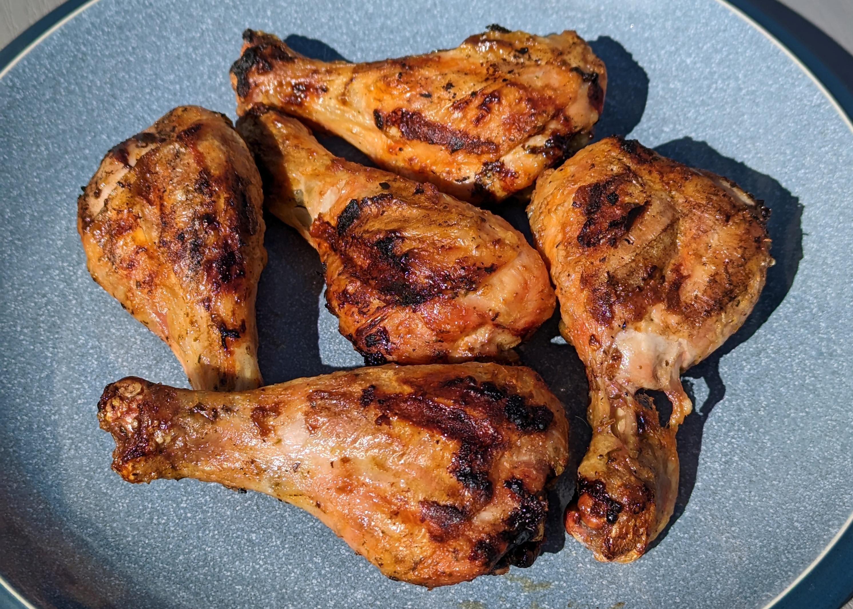 Mild onion / pepper marinated & crispy grilled chicken drumsticks 👍 | Scrolller