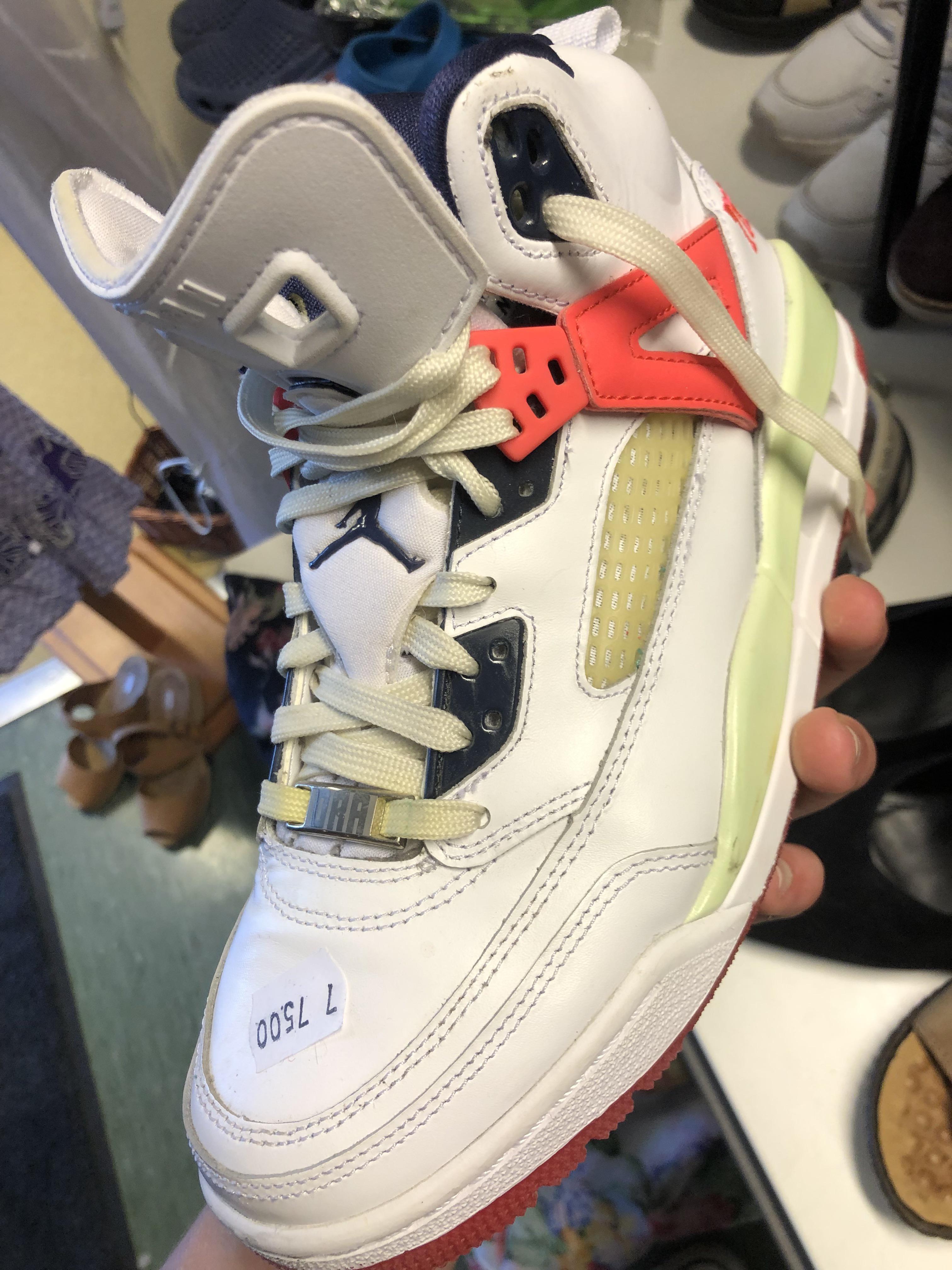 Anyone knows what kind of Jordans these are? | Scrolller