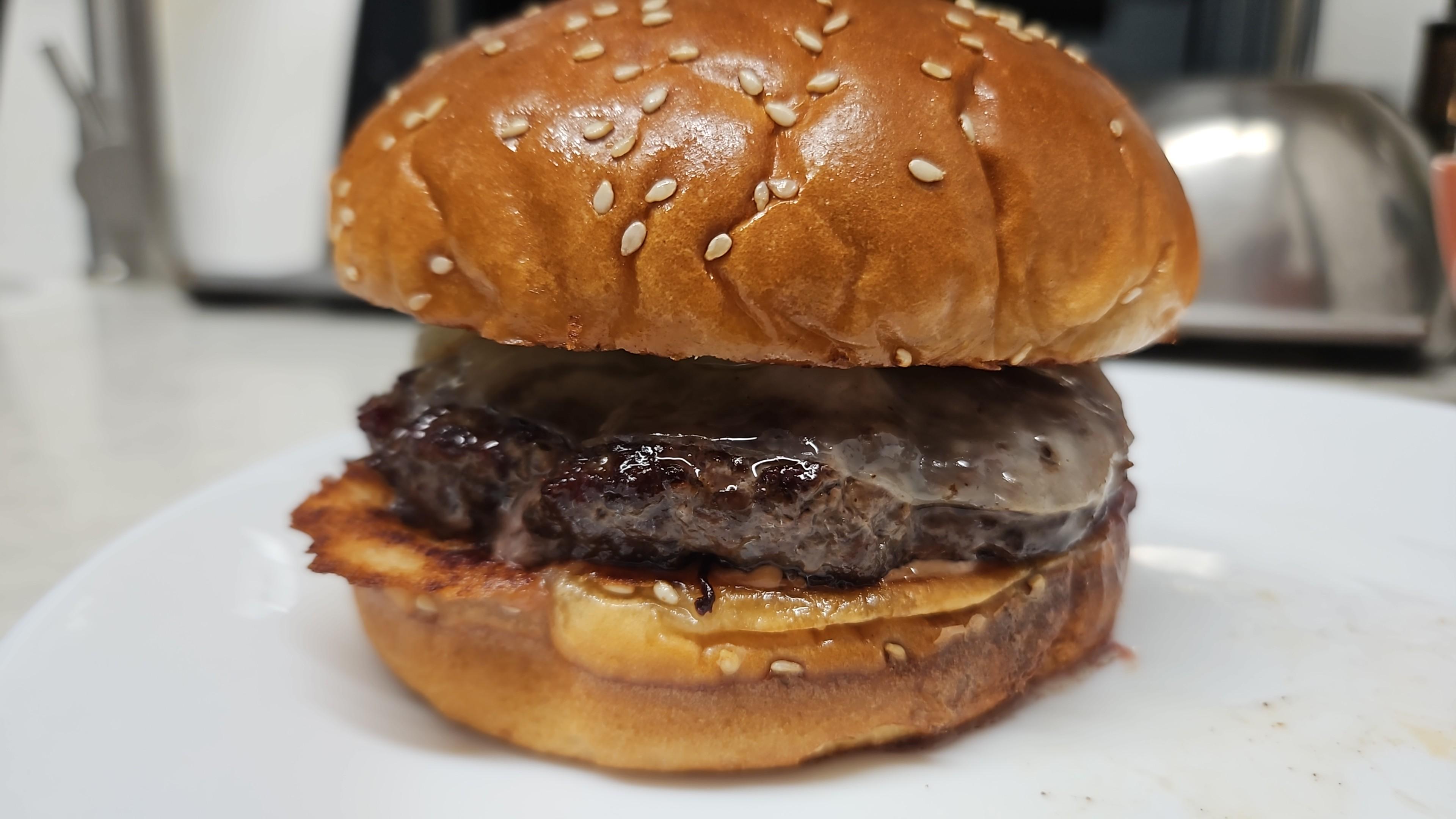 Home made burger | Scrolller