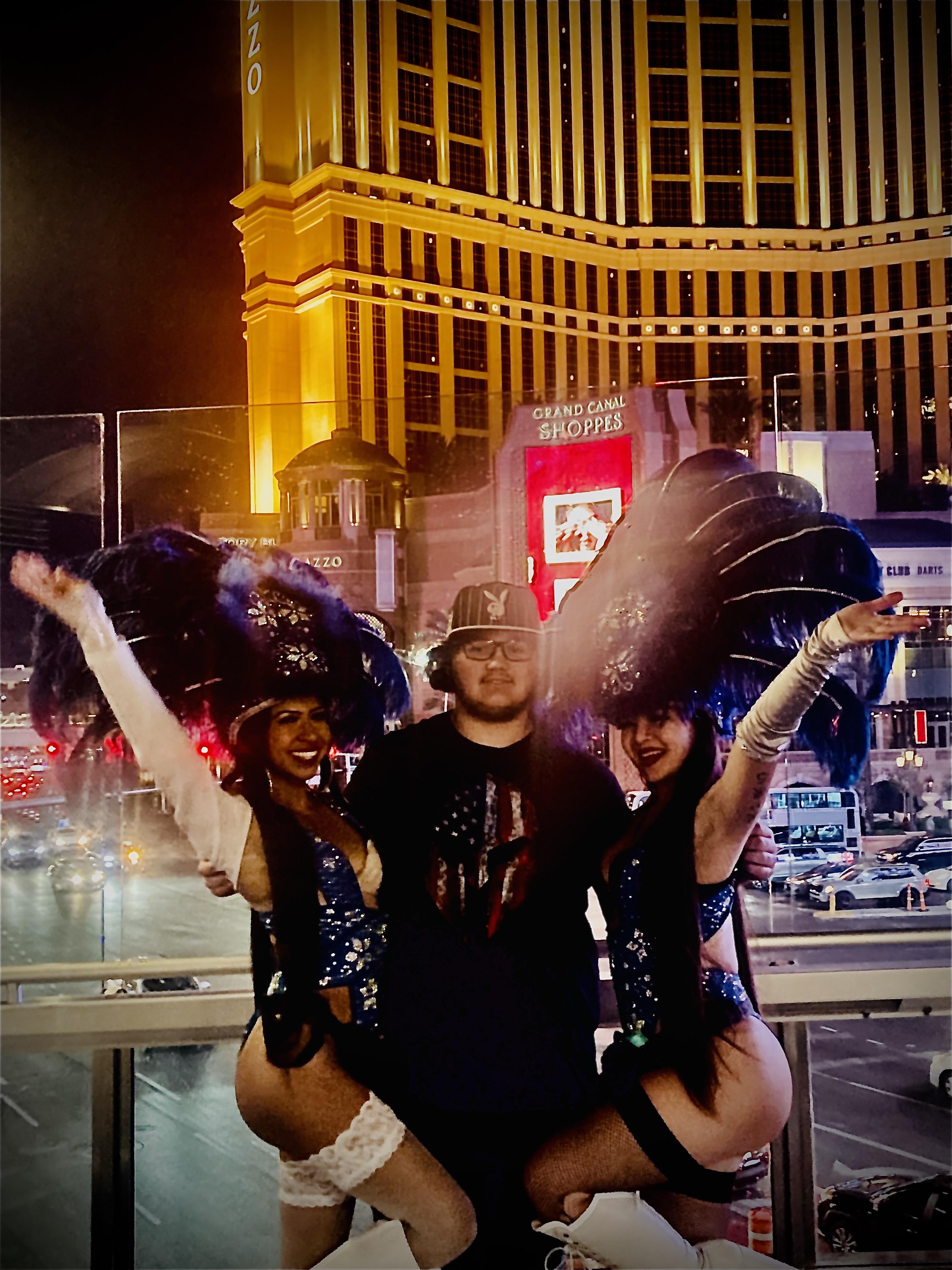 His first time to Vegas | Scrolller