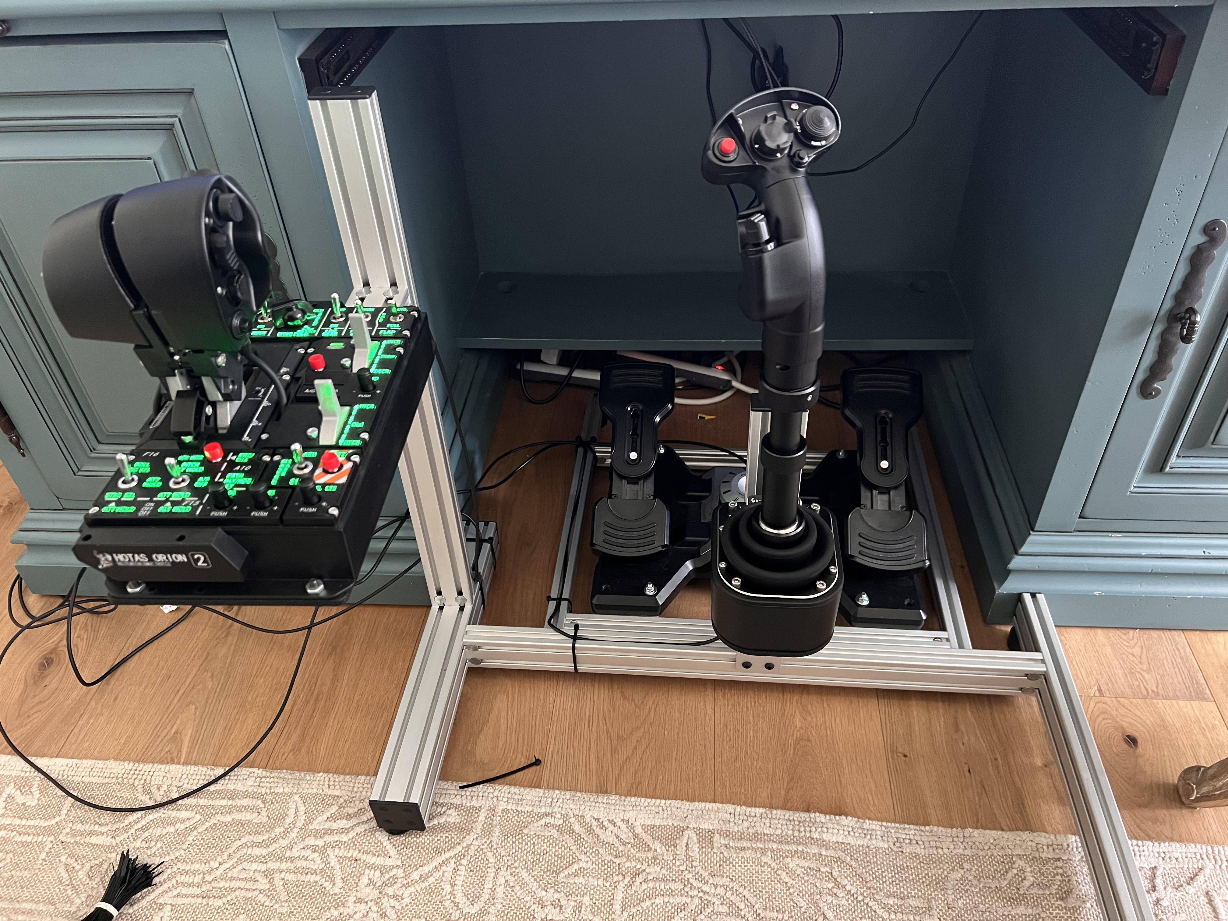 A few more pics of the HOTAS stand | Scrolller