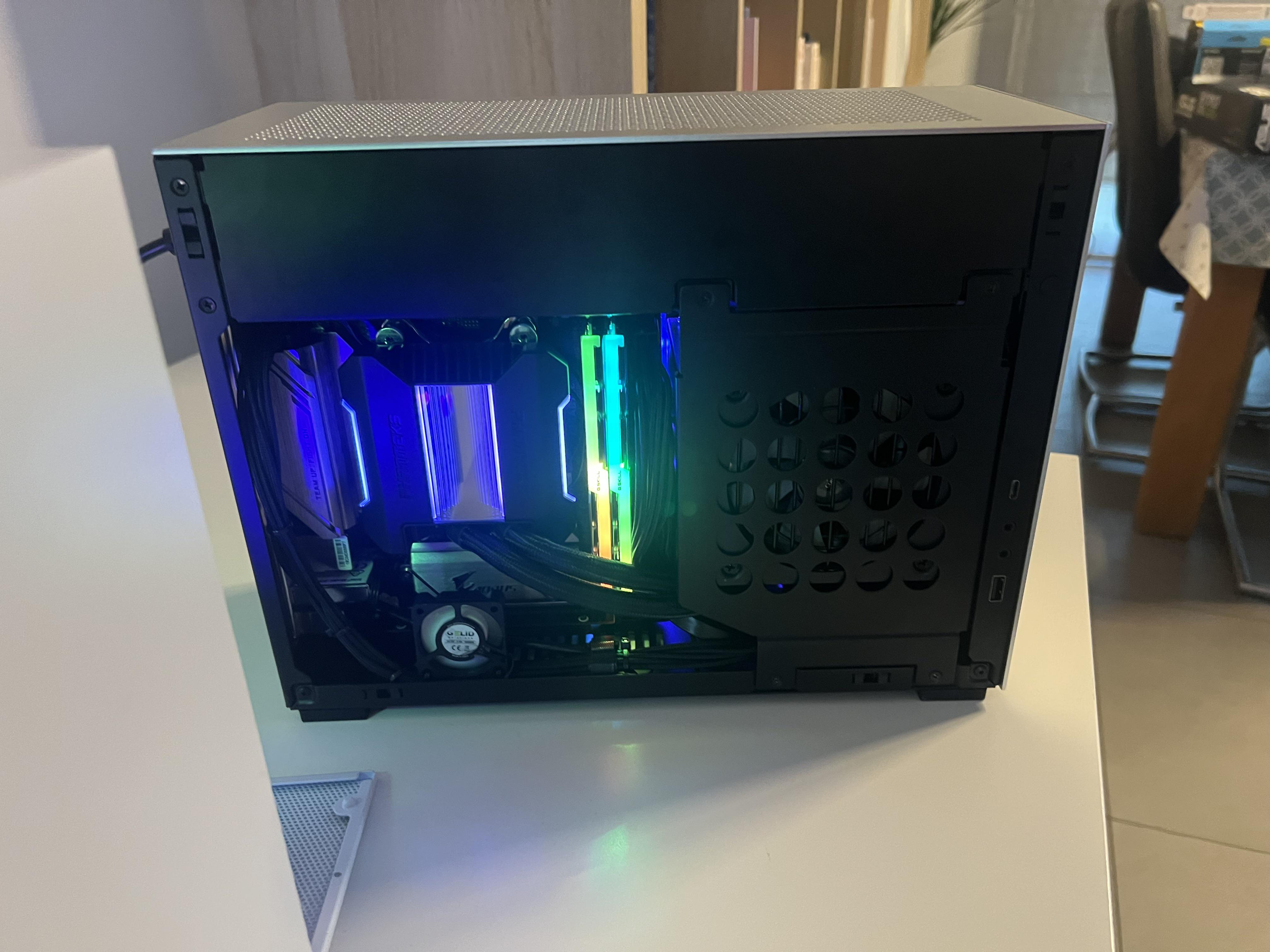 SFF ARMY | Scrolller