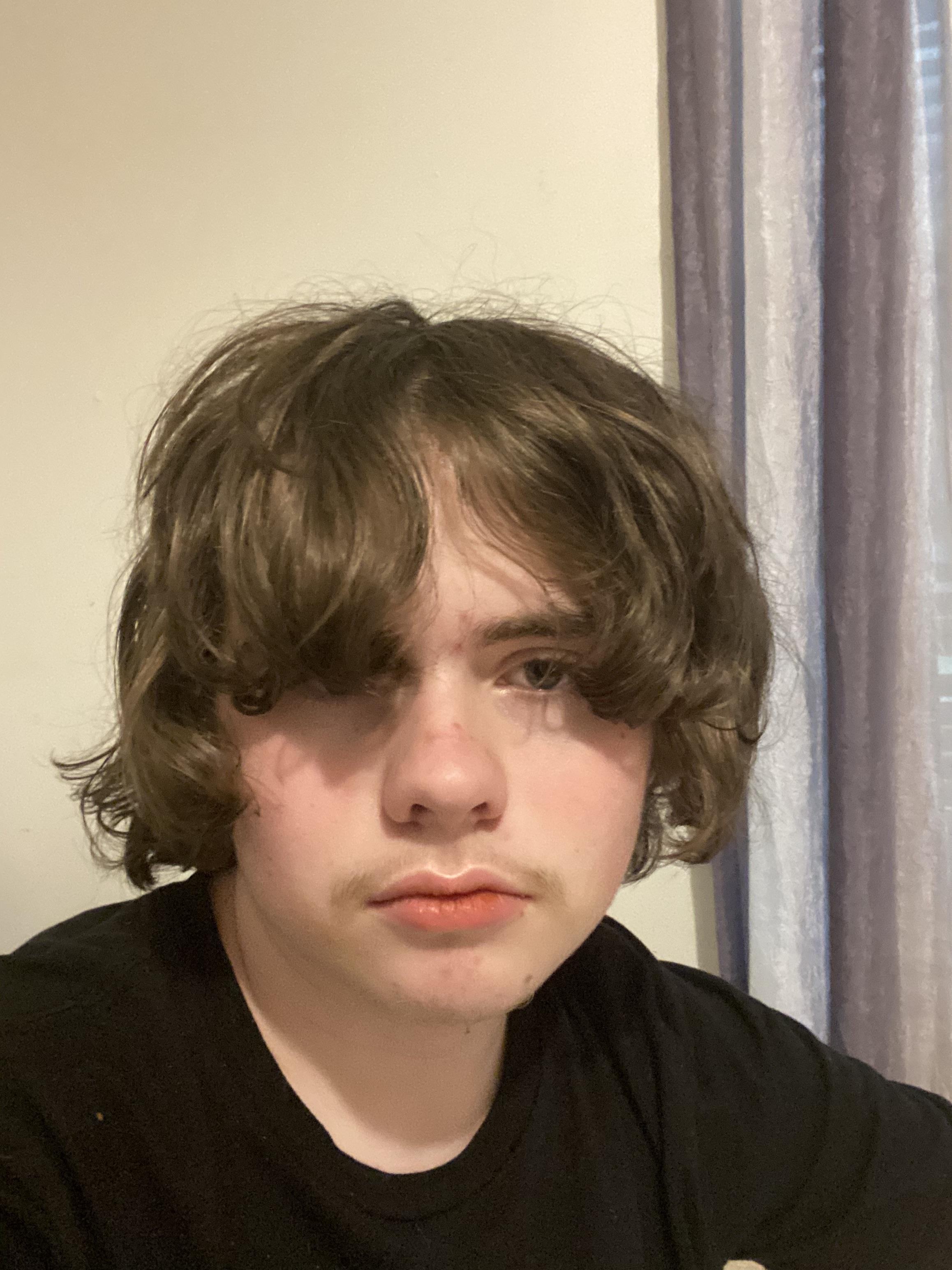 Am I ugly | Scrolller