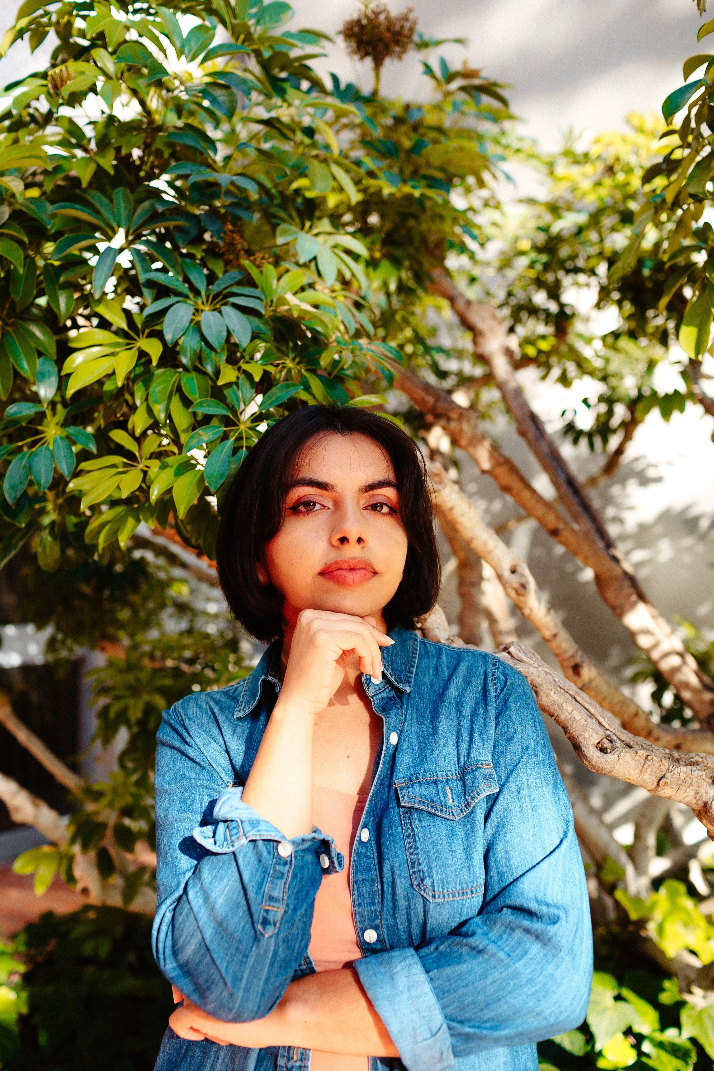 Angela [Canon 5D Classic, 35mm f/1.4] | Scrolller