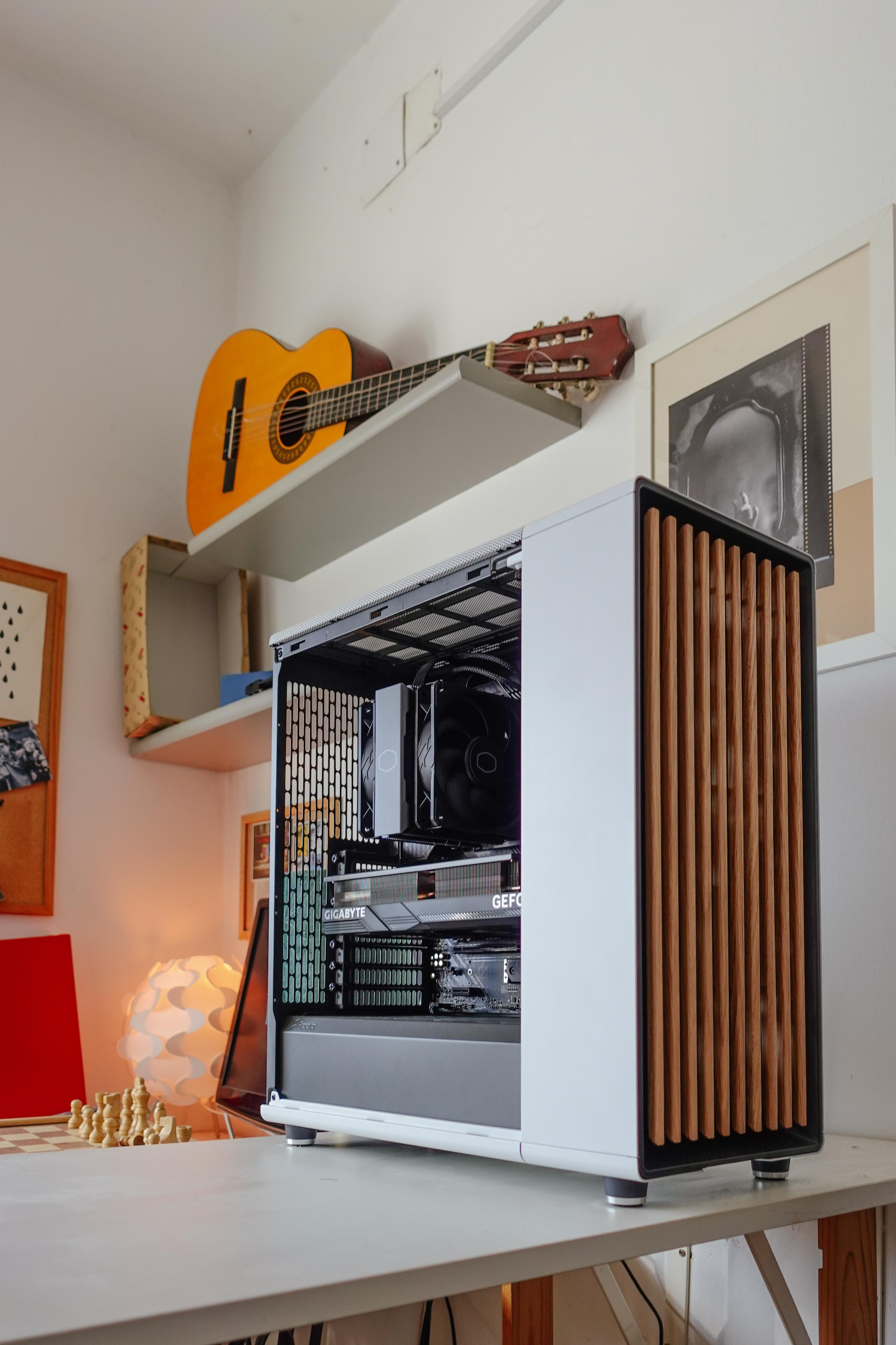 I know you're tired of hating on RGB but here's my stealth build | Scrolller