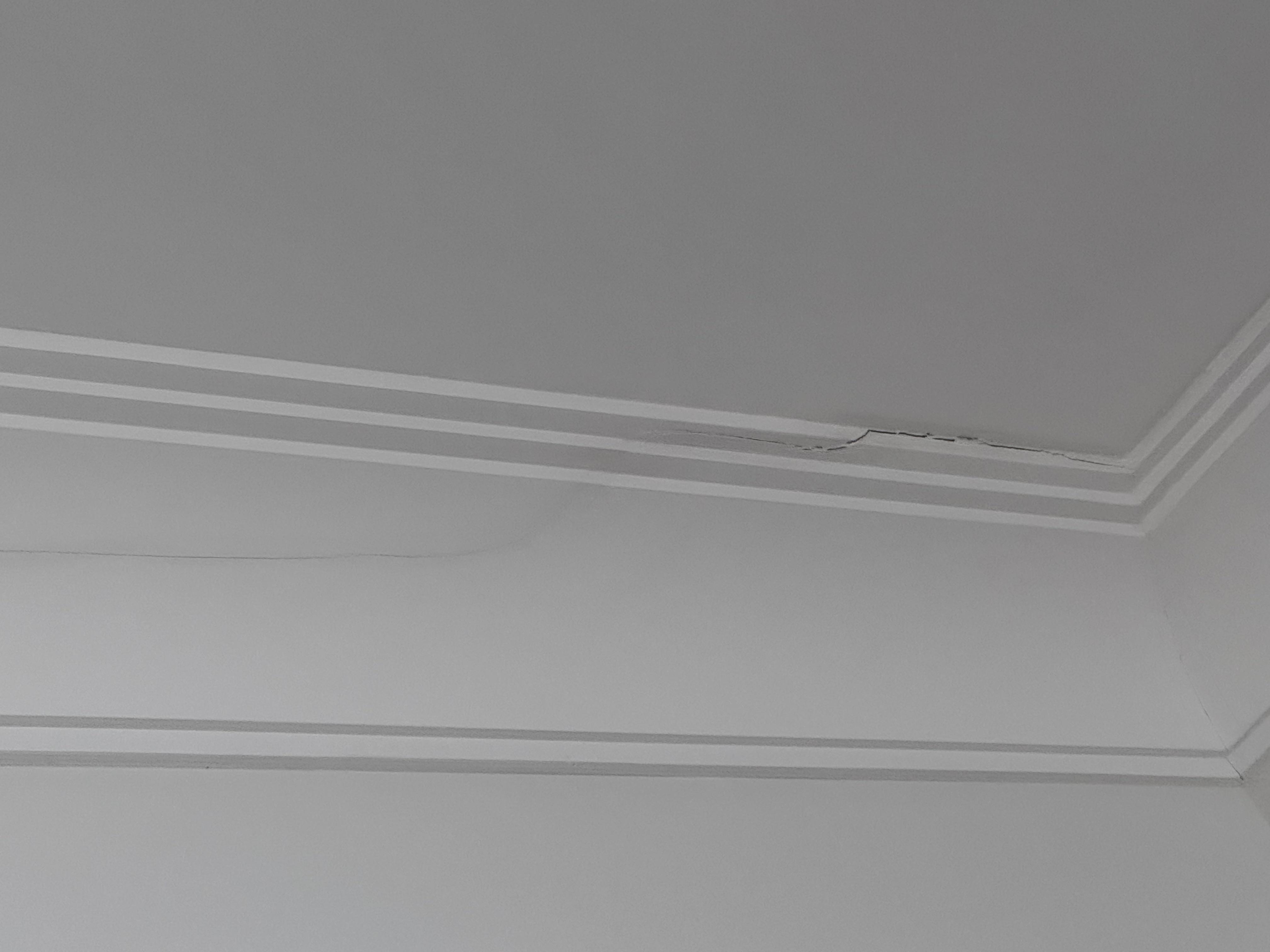 Ceiling cracks | Scrolller