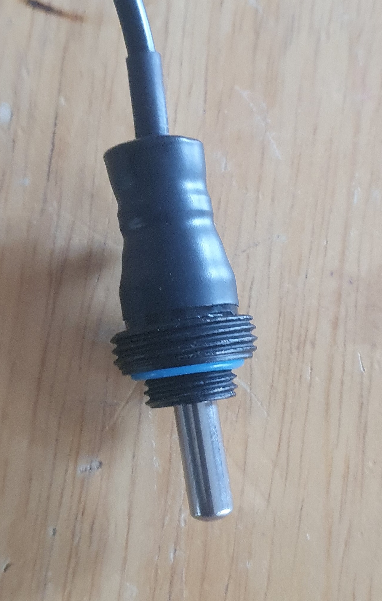 DIY water temp sensor, DS18B20 ESPHome, Home Assistant and FanControl | Scrolller