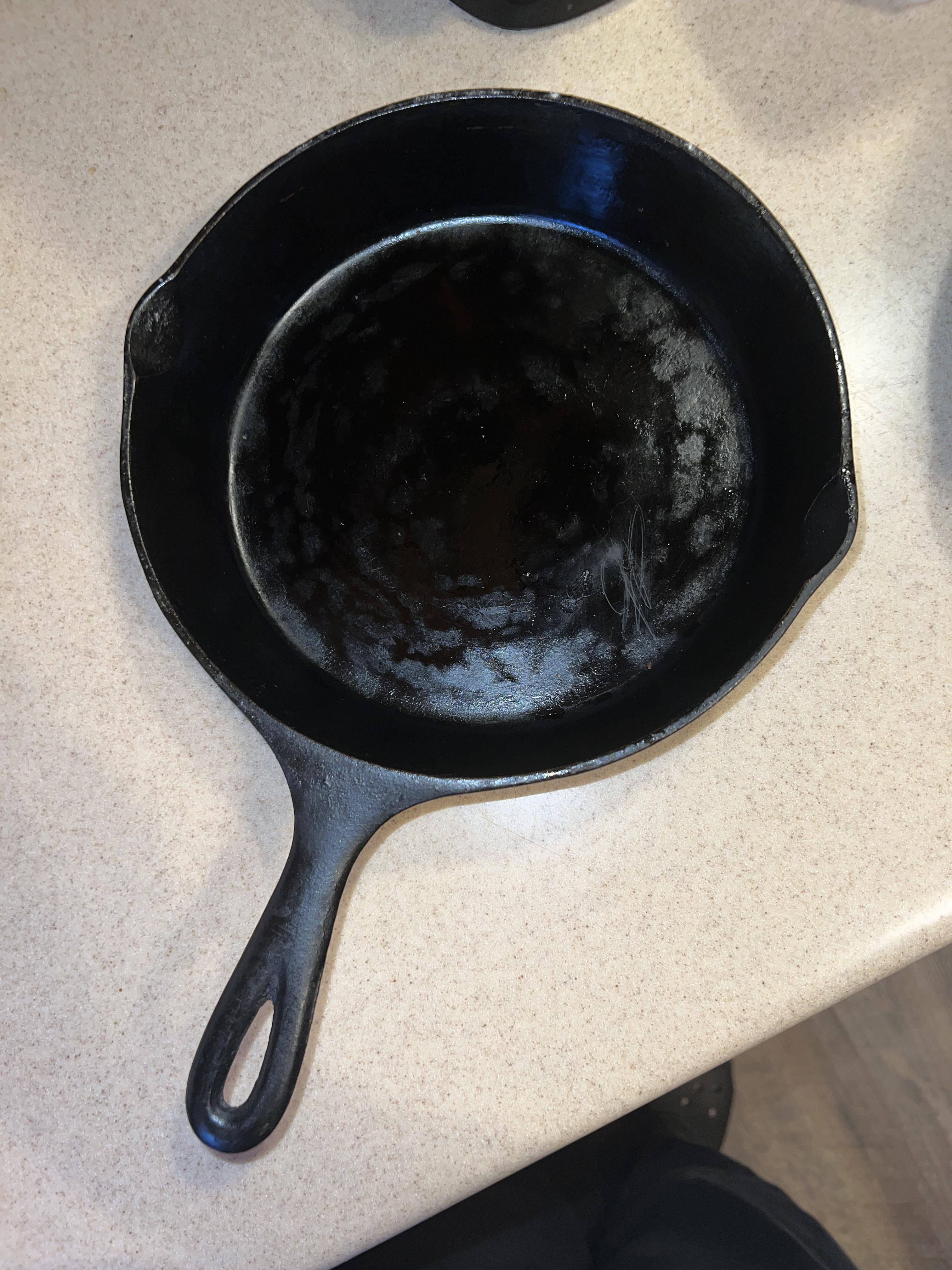 Help identifying these pans. | Scrolller