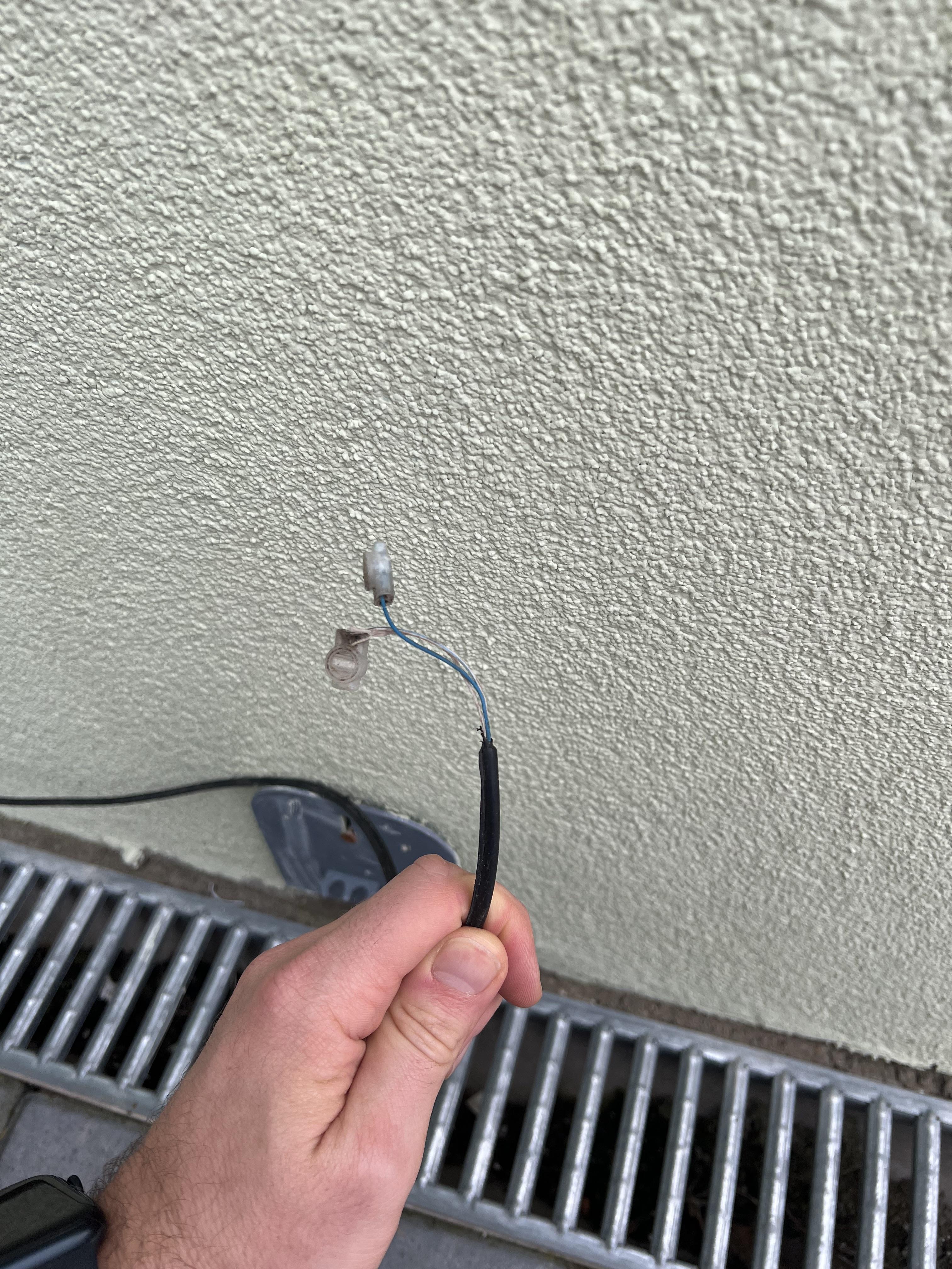 Safest way to remove this wire? | Scrolller