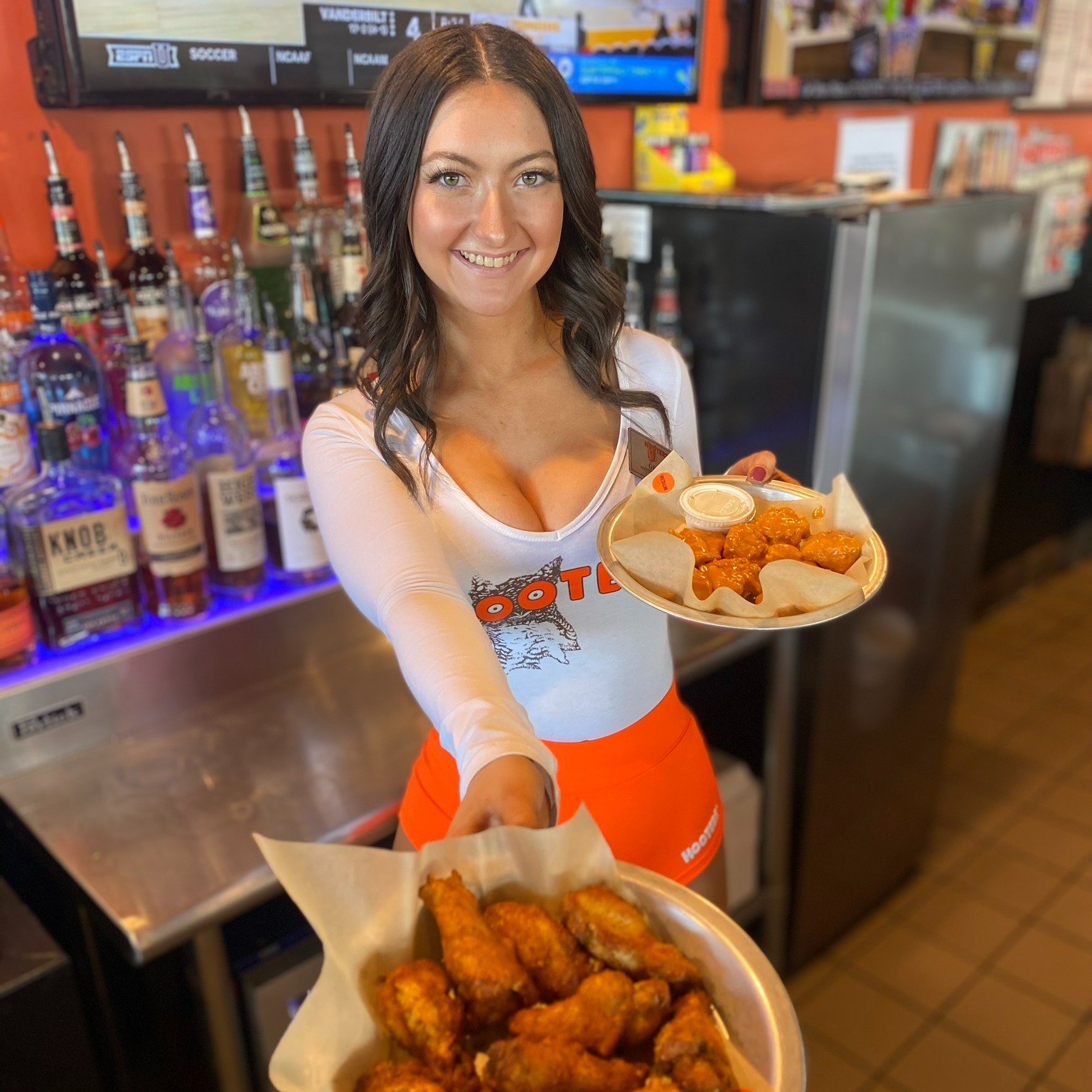 Hooters Lexington | Scrolller