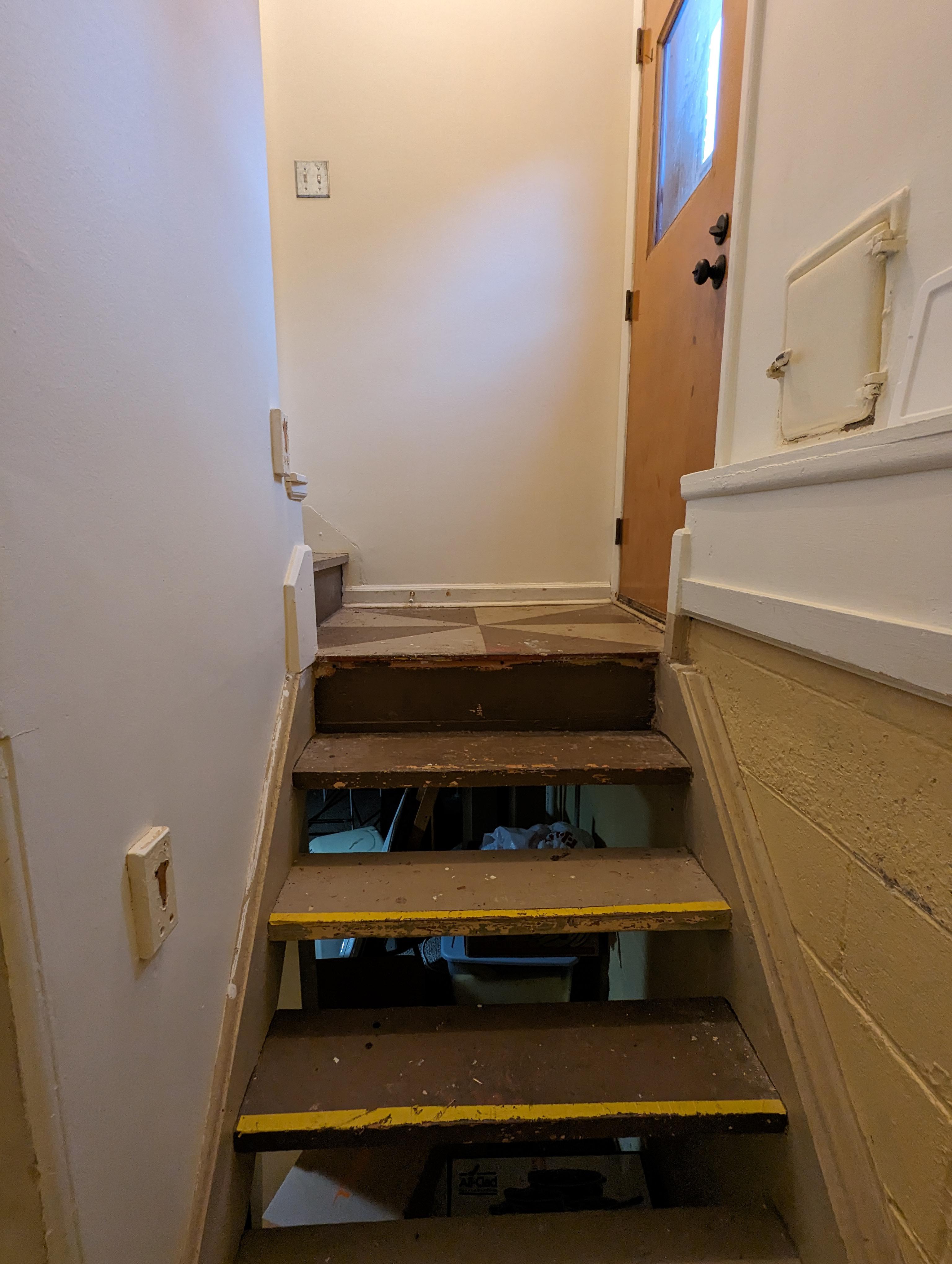 How to properly install a railing in this staircase? | Scrolller