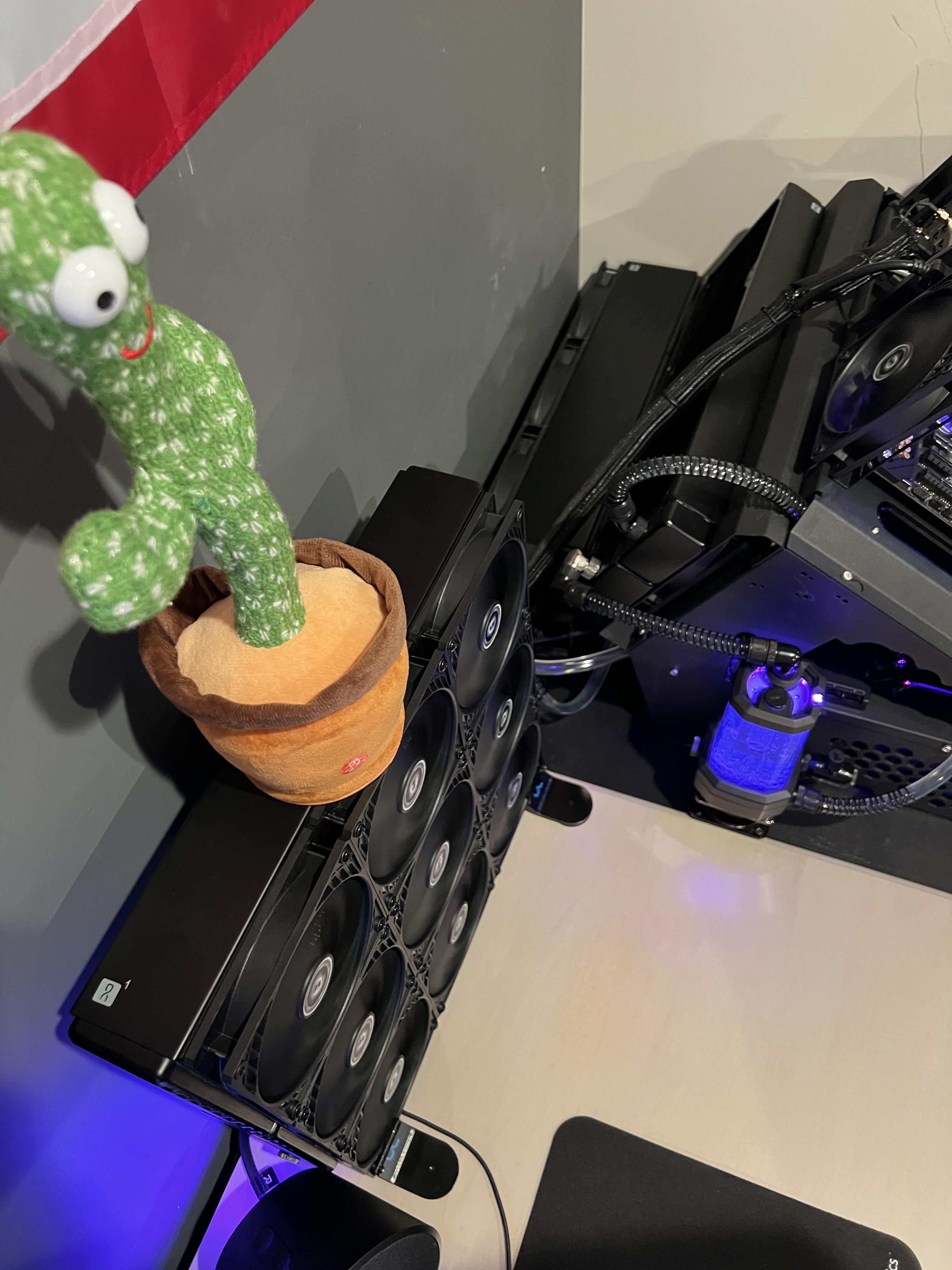 Just finished my second custom loop build | Scrolller