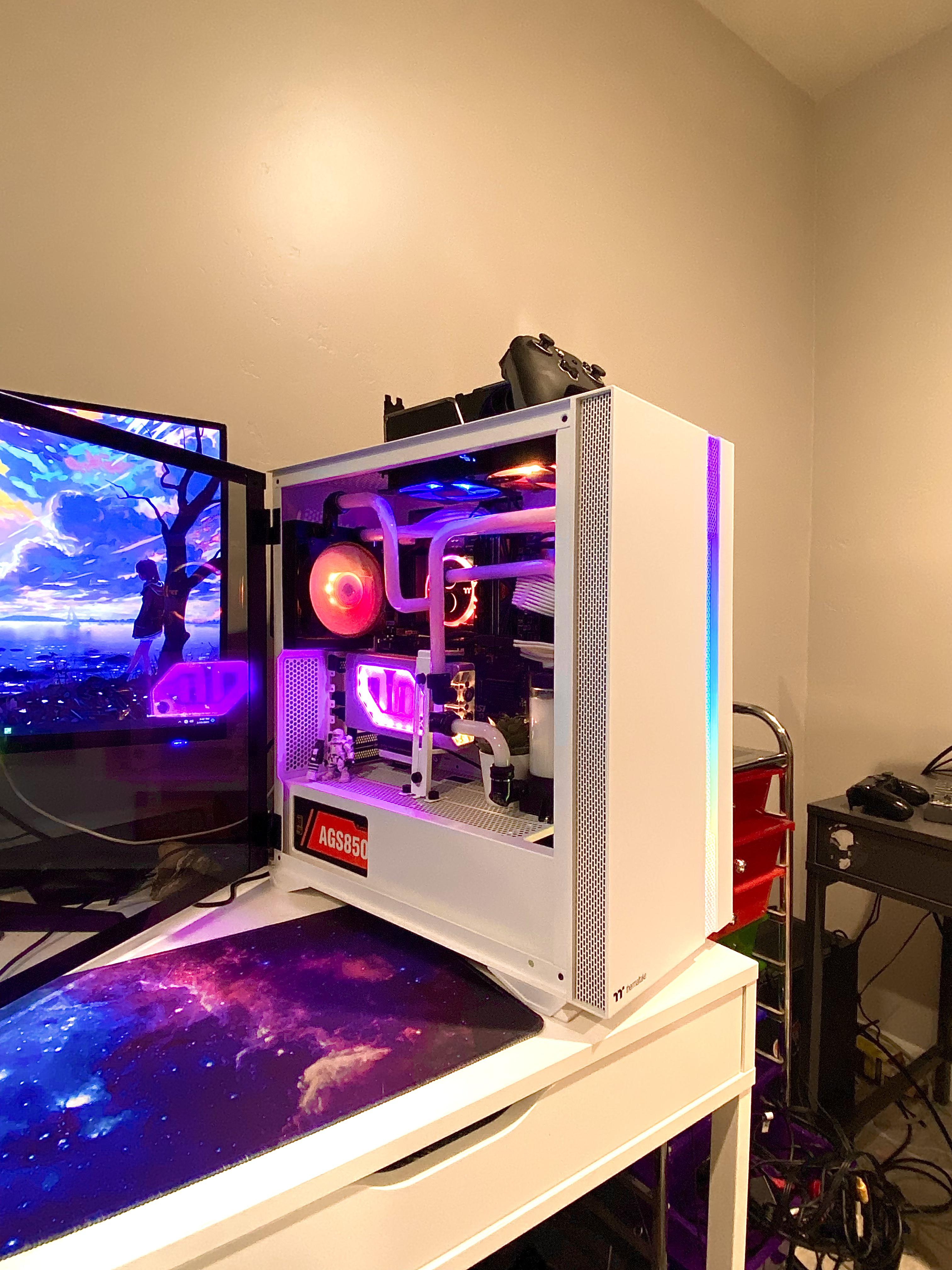 White RGB liquid cooled pc | Scrolller