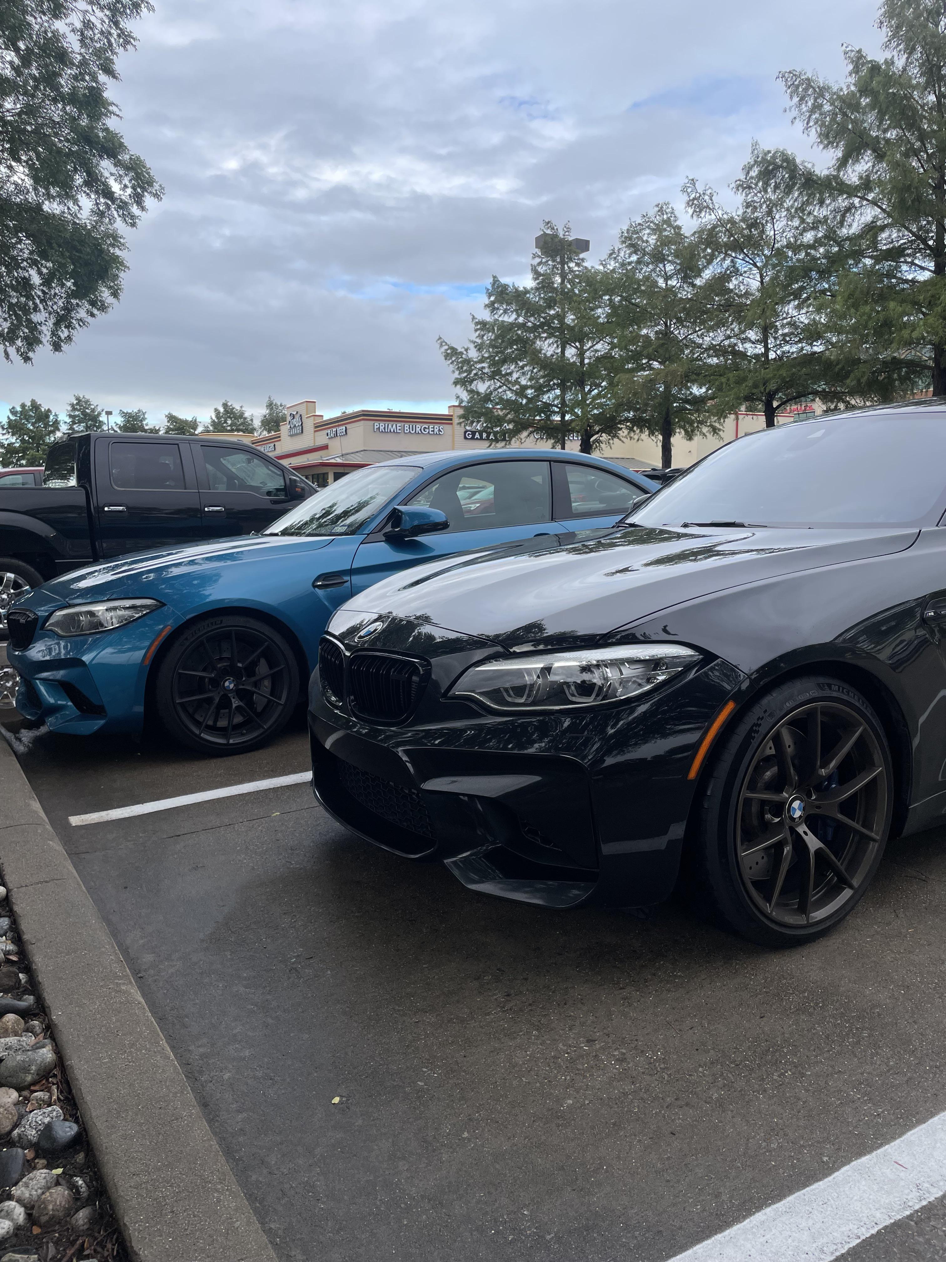 YOHB? Does anyone take multiple photos when parked next to fellow Ms? | Scrolller