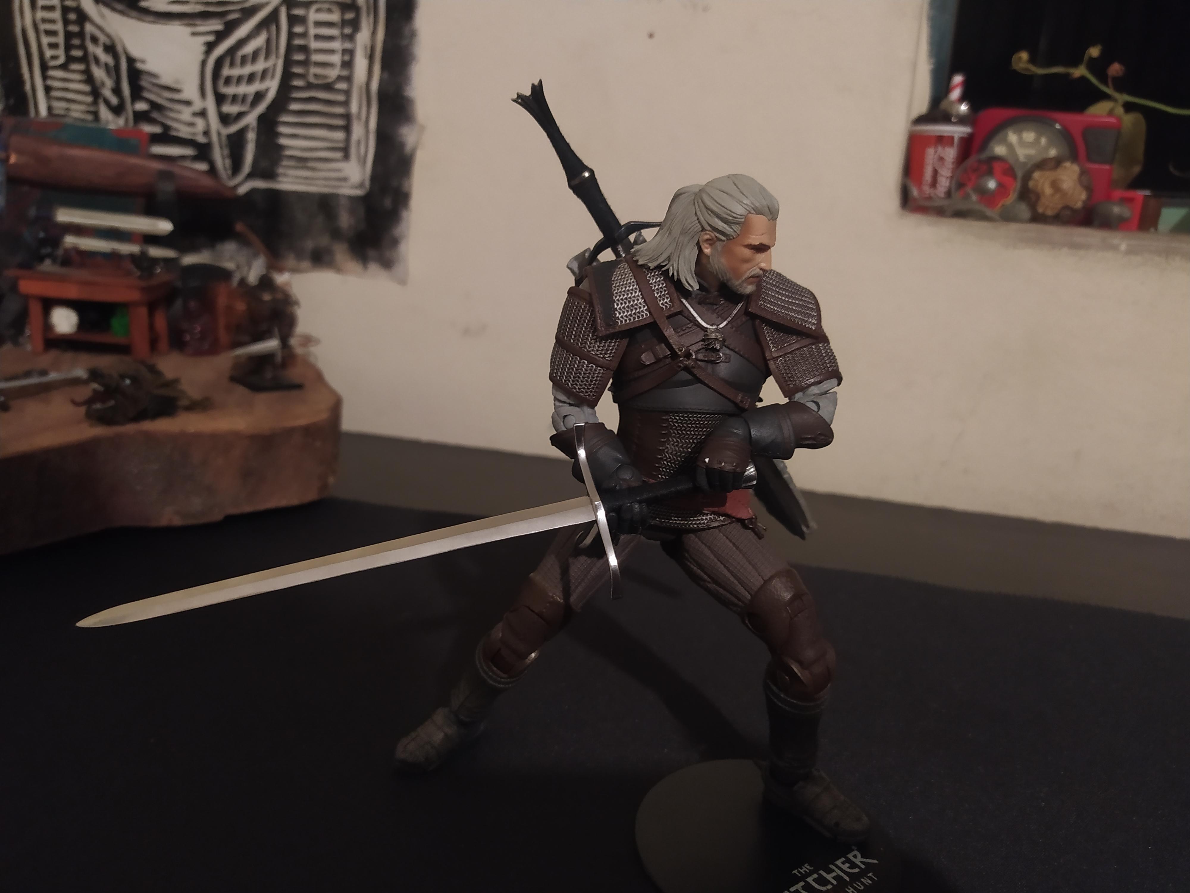 Made a Nilfgaardian longsword | Scrolller