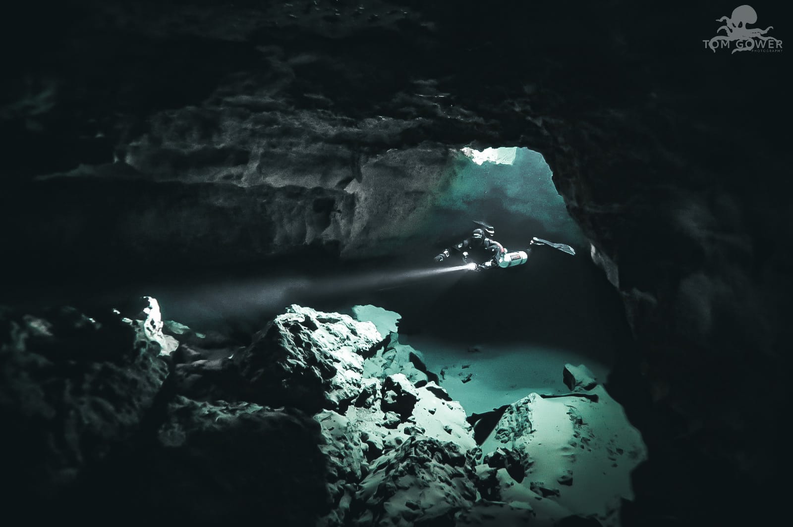 My buddy and I did some experimenting with lights in our favourite cave | Scrolller