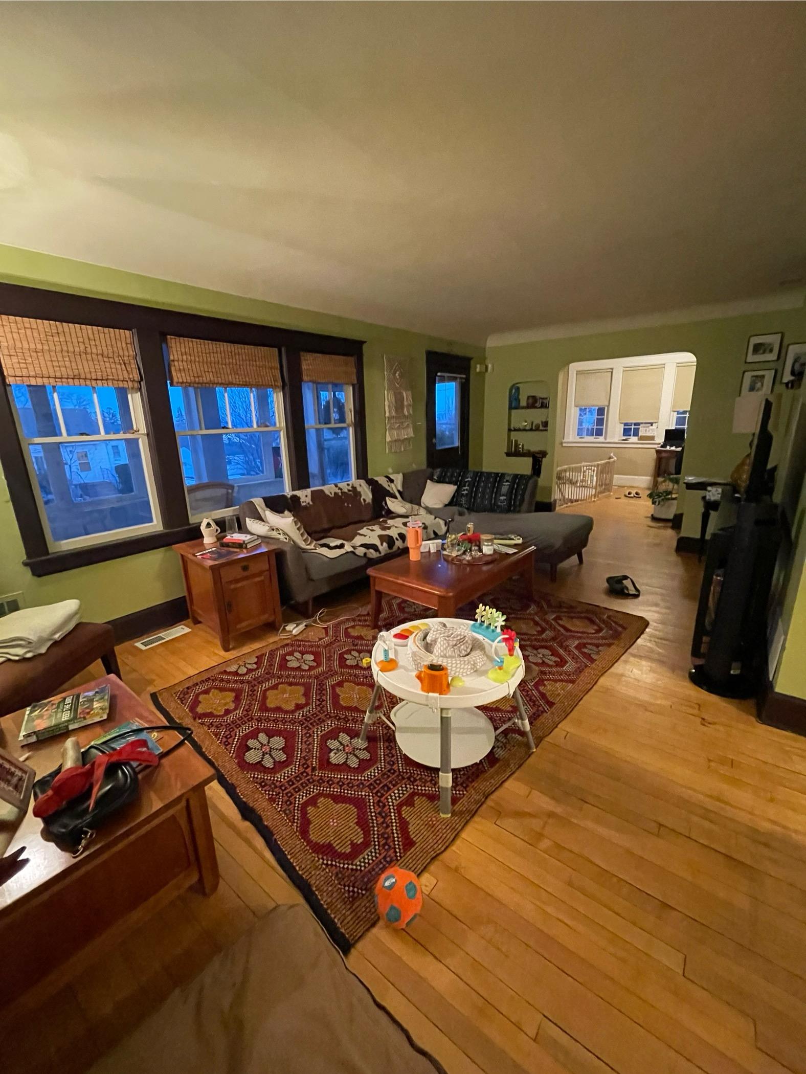 Moved in recently-ish, trying to figure out the best layout for this ...