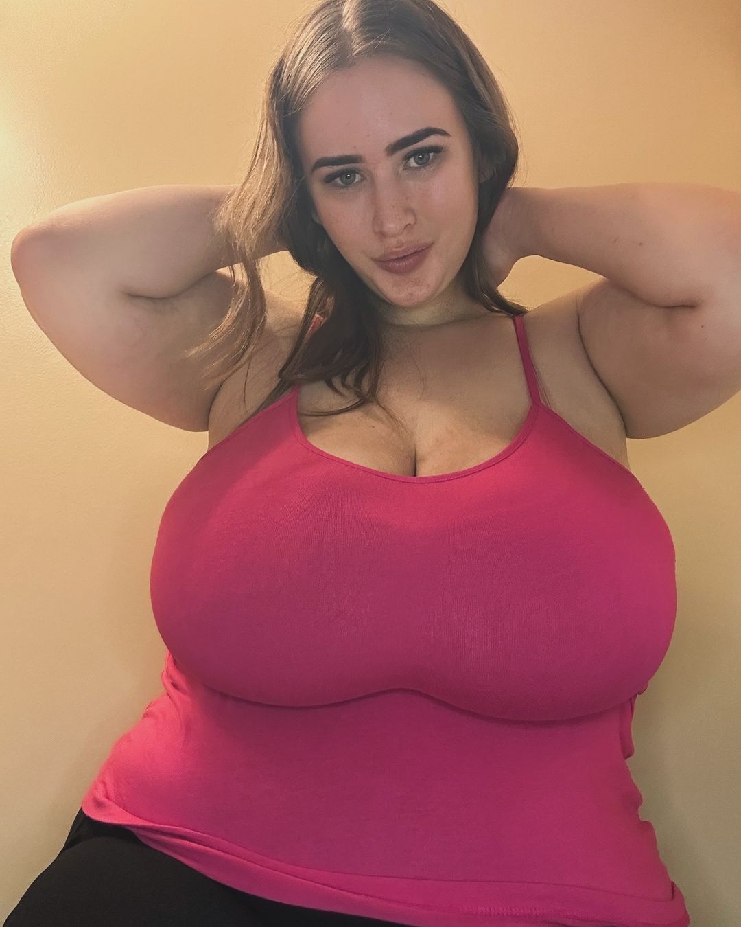 Too huge to hide | Scrolller