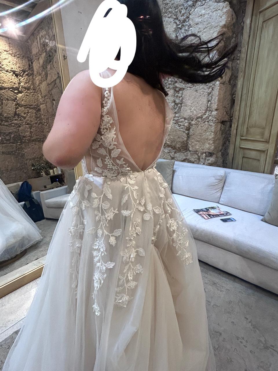 Wedding dress fitting today! | Scrolller