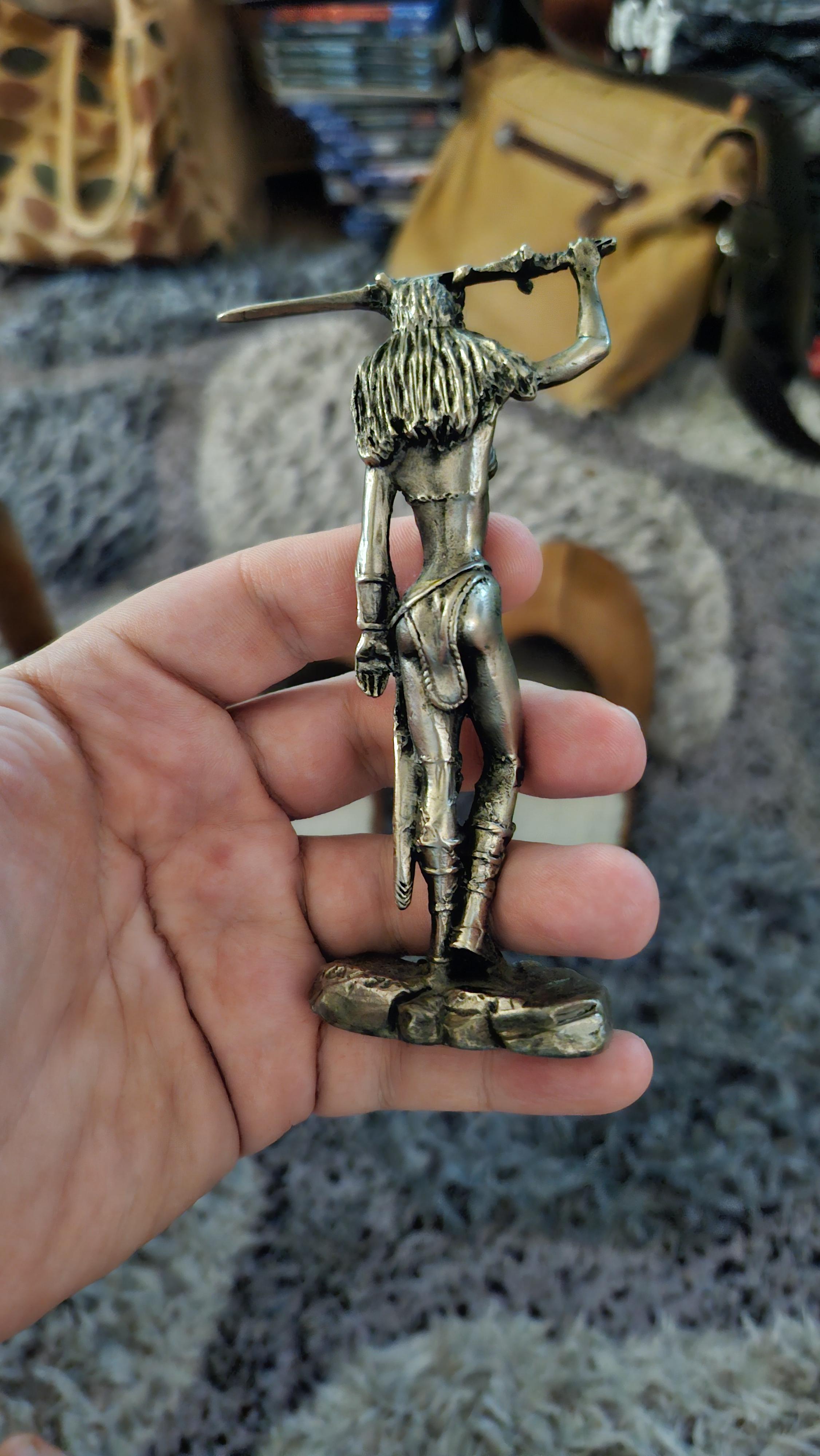 [Help] Statue identification | Scrolller