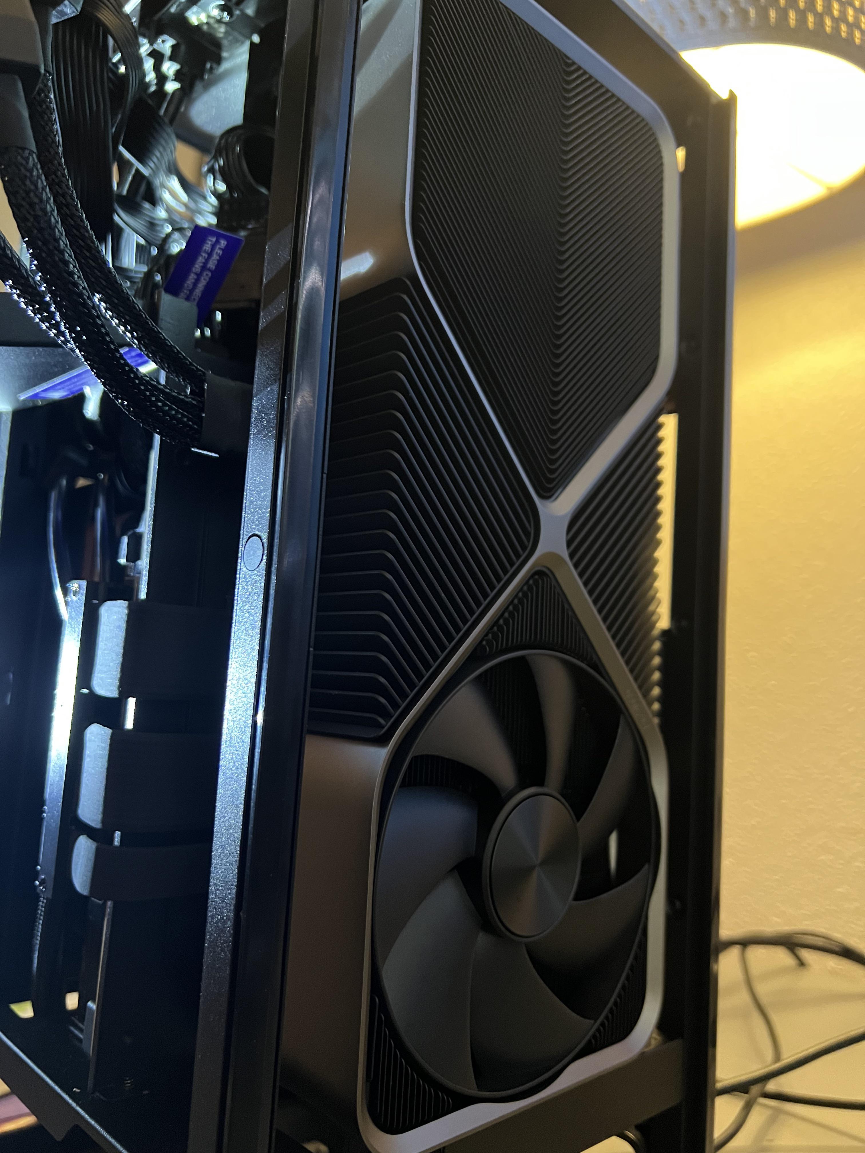 RTX 4080 in a H1 | Scrolller